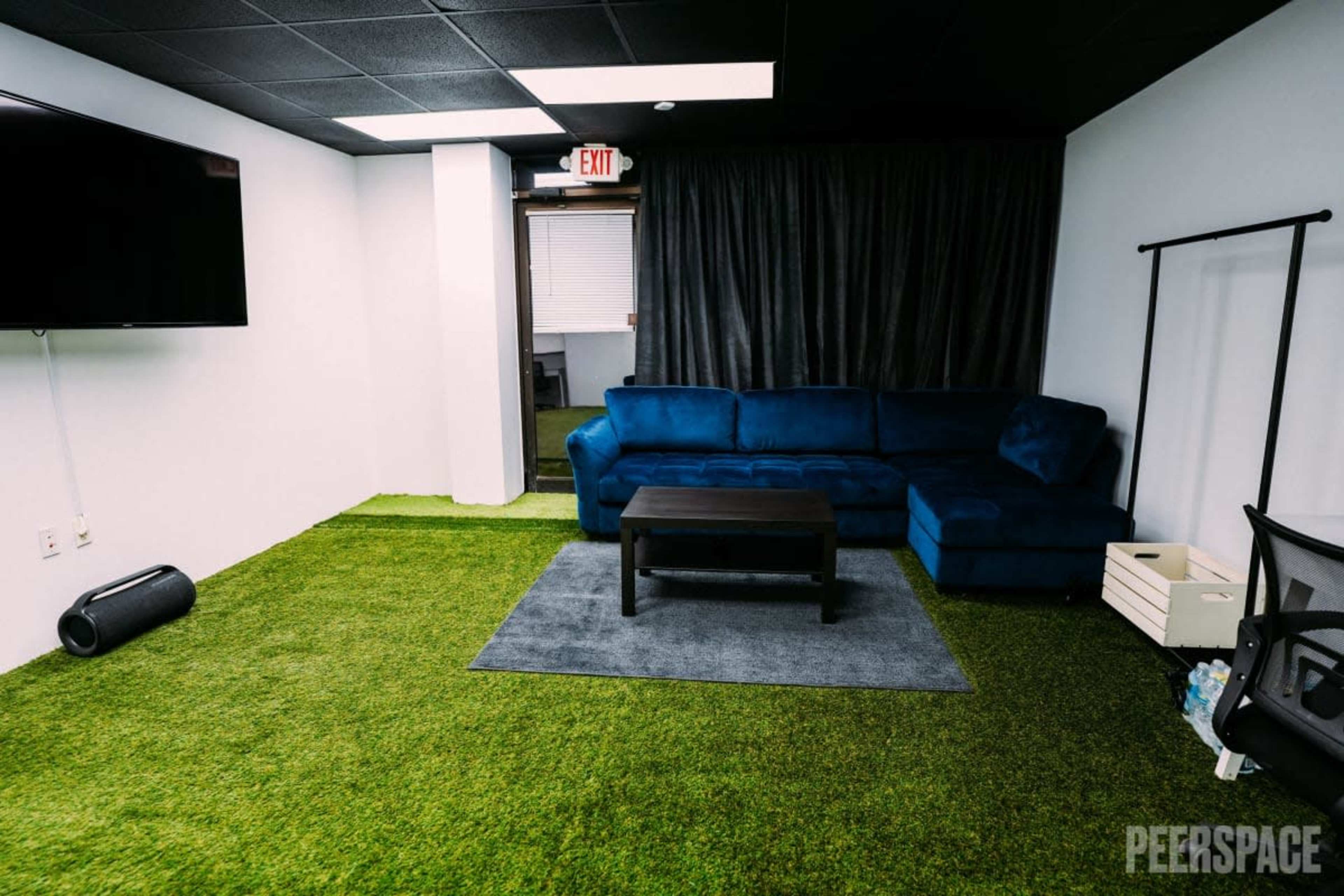 Large open canvas event space and photography studio, plantation, FL ...