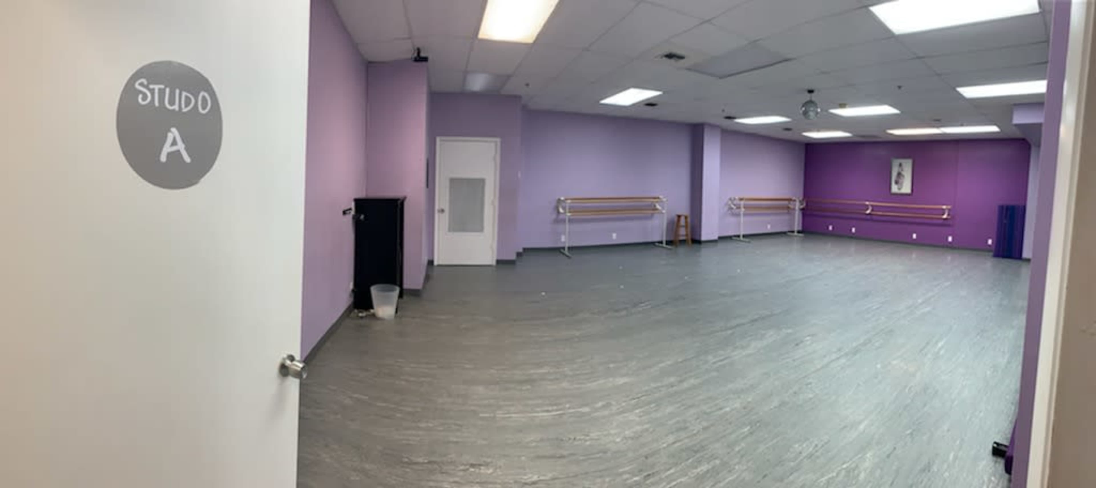 Multi-use Rehearsal/Photography Studio - 10 minutes from Downtown West ...