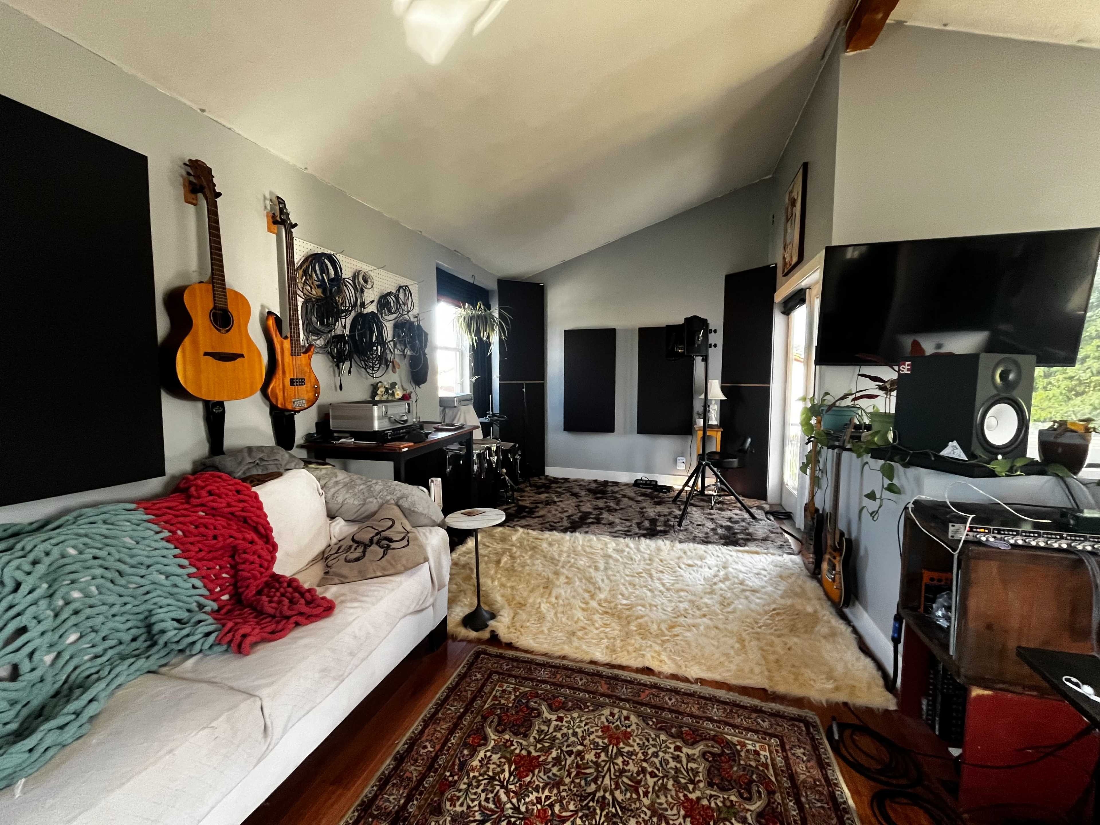 Spacious Recording Studio with Scenic view and Patio by the beach, Los ...
