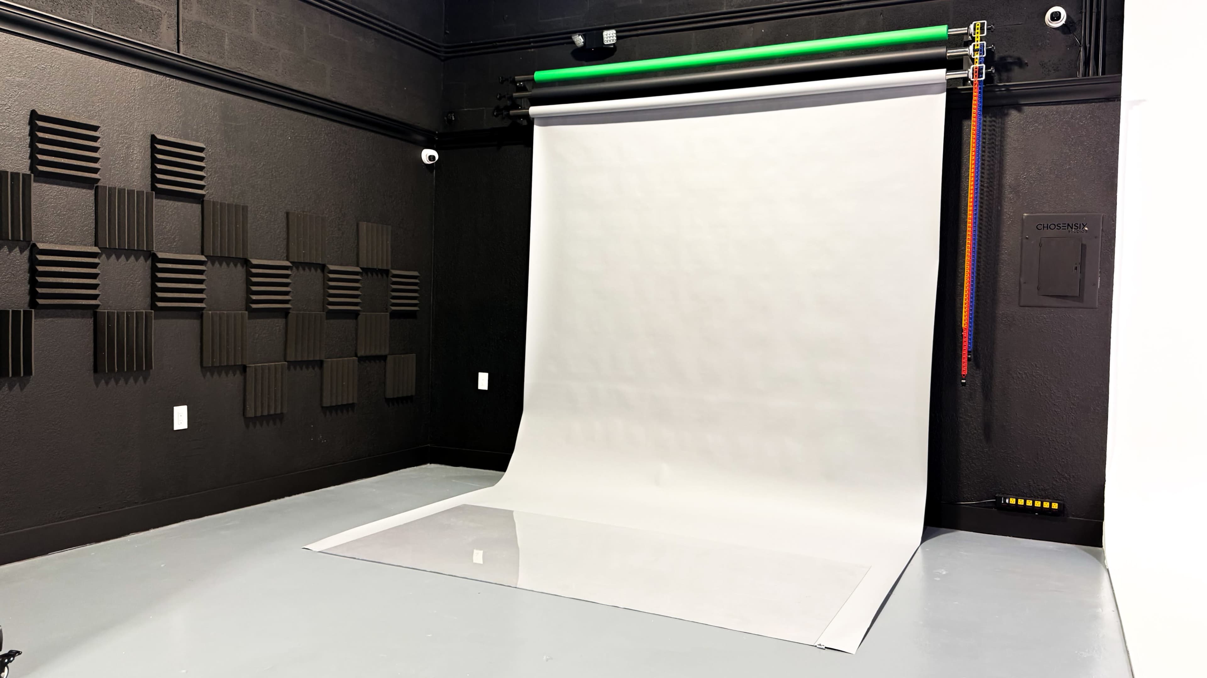 Chosen6 Studios | Photo & Video Studio with Cyc Wall & Seamless ...