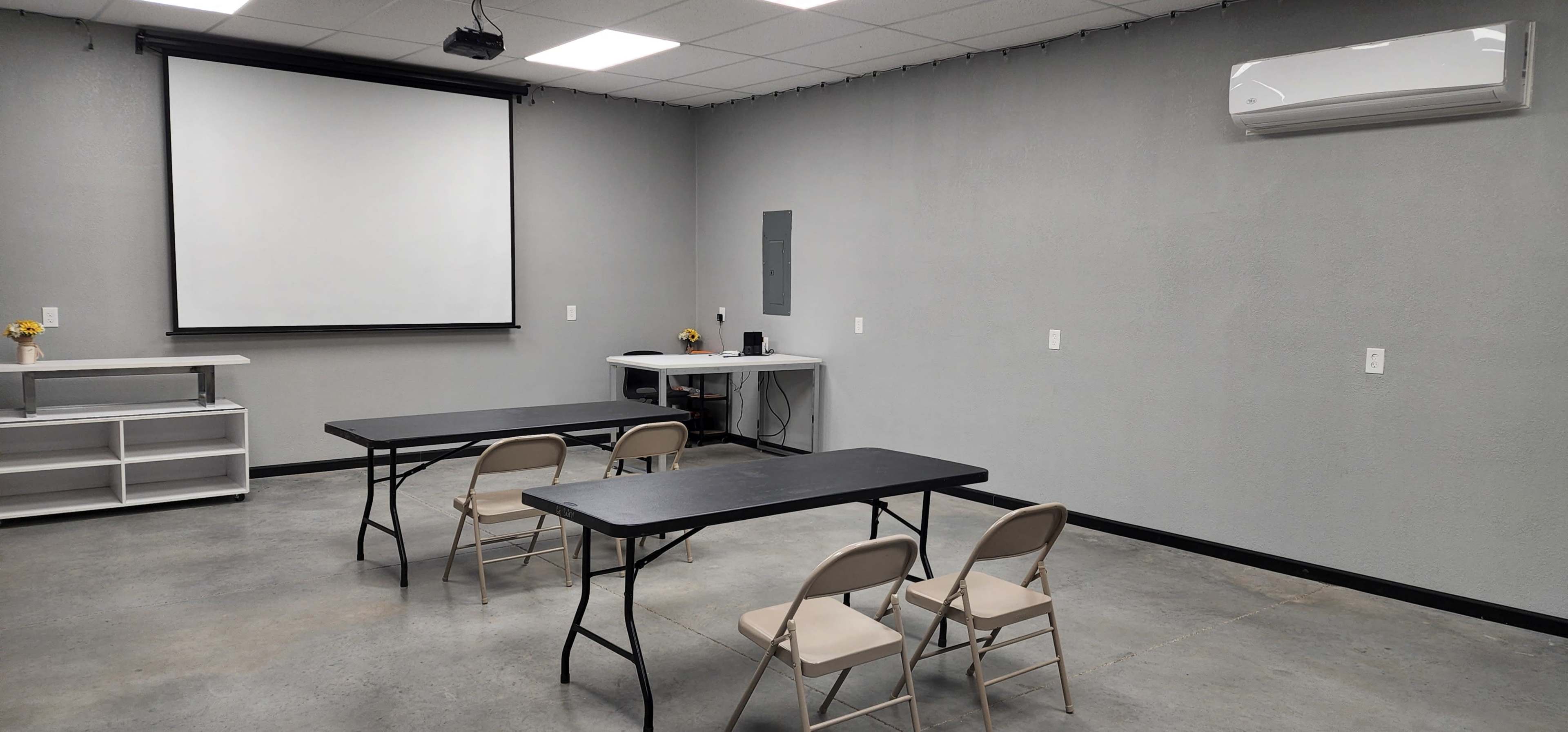 Meeting Room/Hosting Area, Hobbs, NM | Off-Site | Peerspace