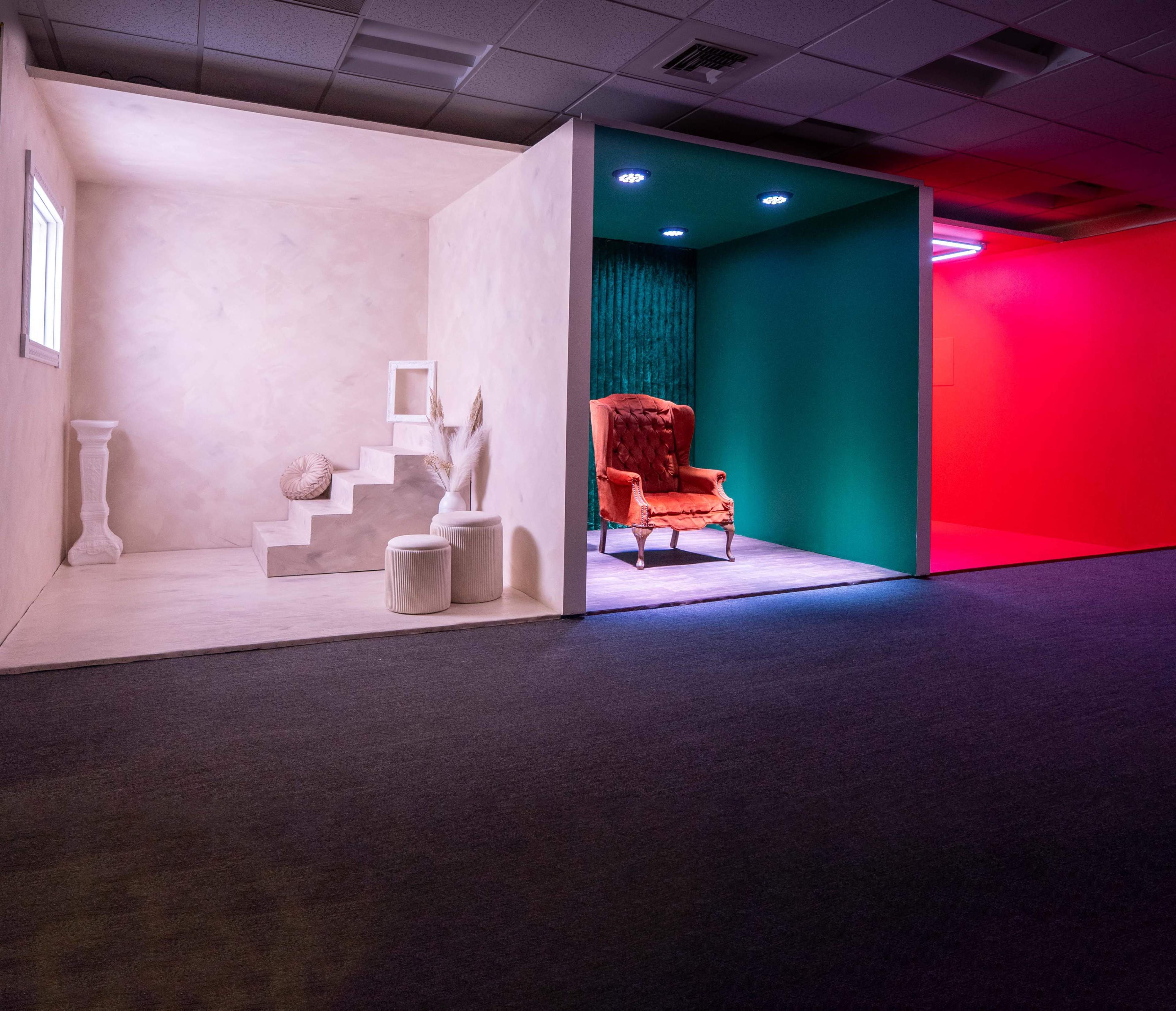 Studio 14 Sets | Photography Studio with 3 Curated Sets & Pro Lighting ...