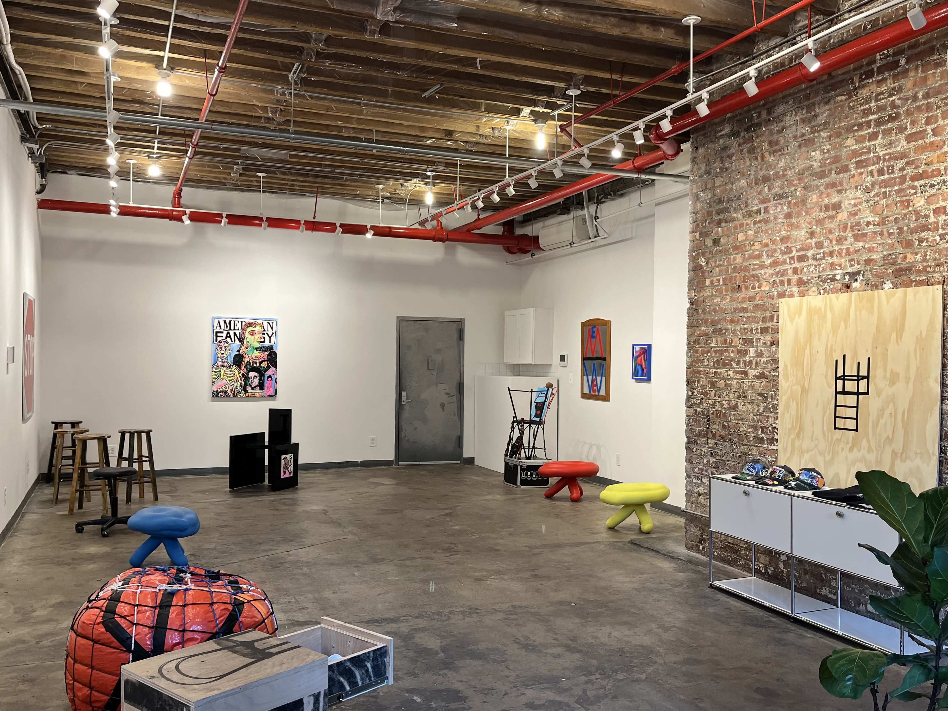 East Williamsburg Gallery with Character, Brooklyn, NY | Production | Peerspace