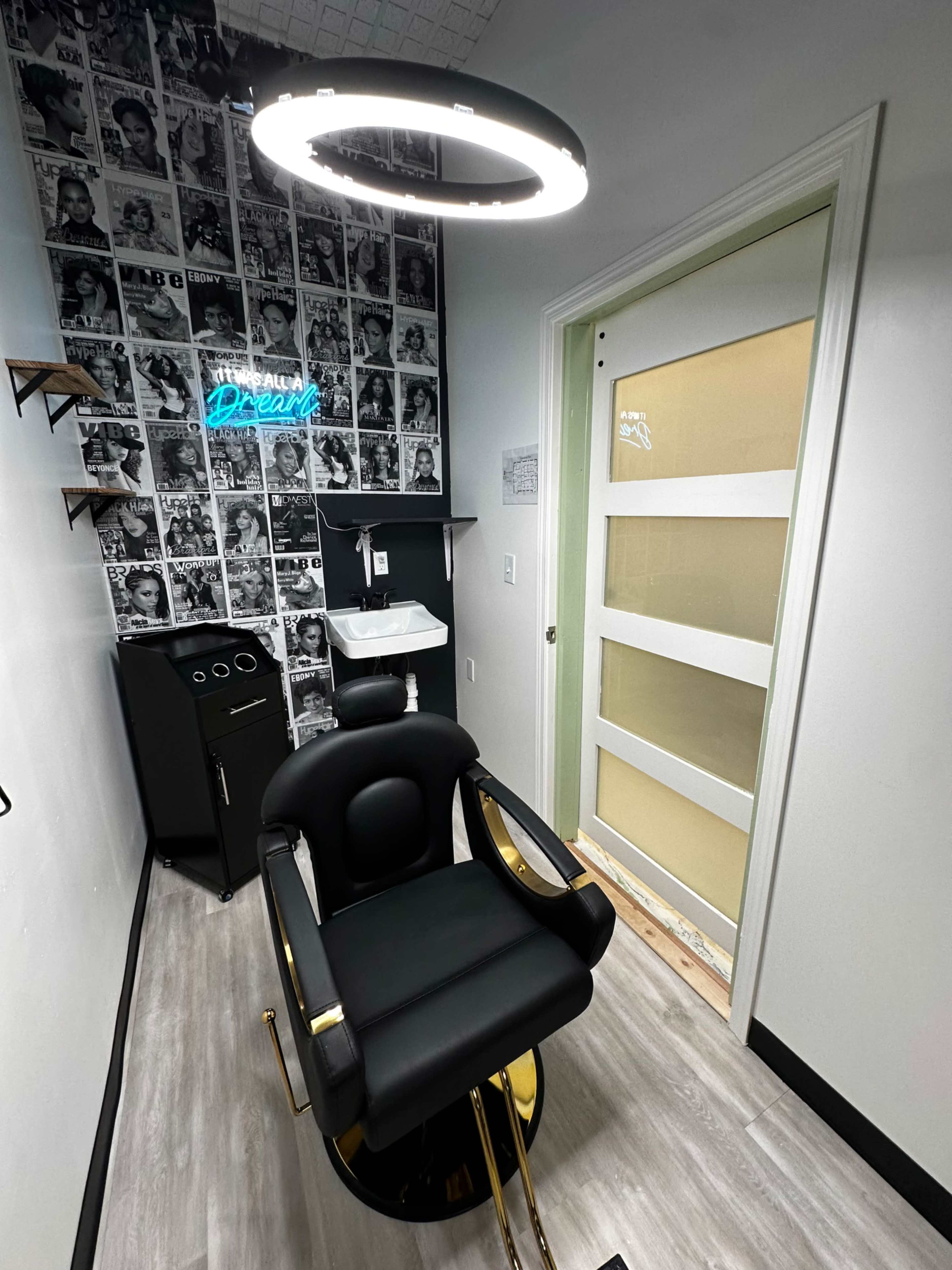 Upscale Salon Suite Near ATL Airport Perfect For Stylist Content ...