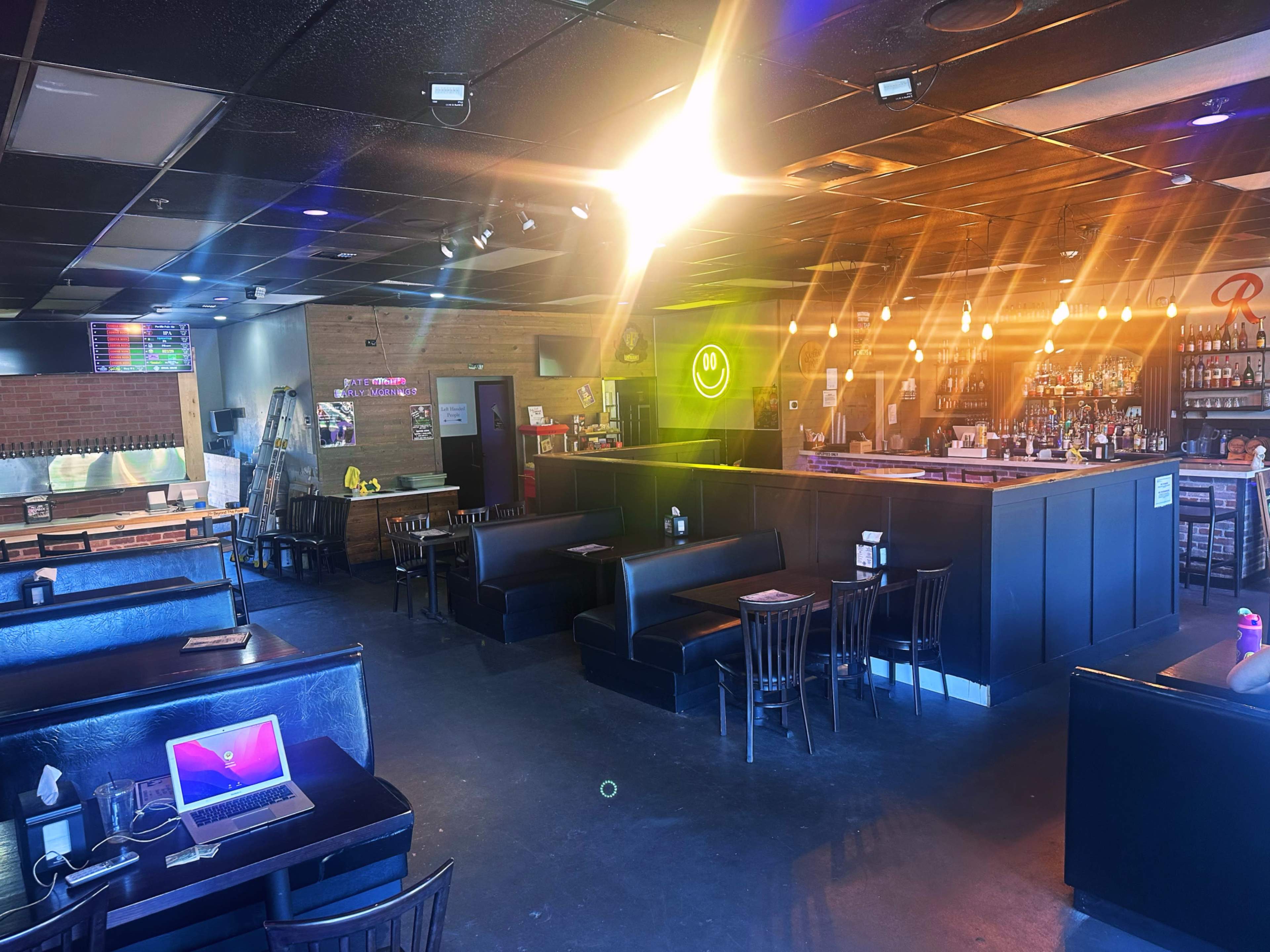 Small Bar and Tap Room for Soirées, Sumner, WA | Event | Peerspace