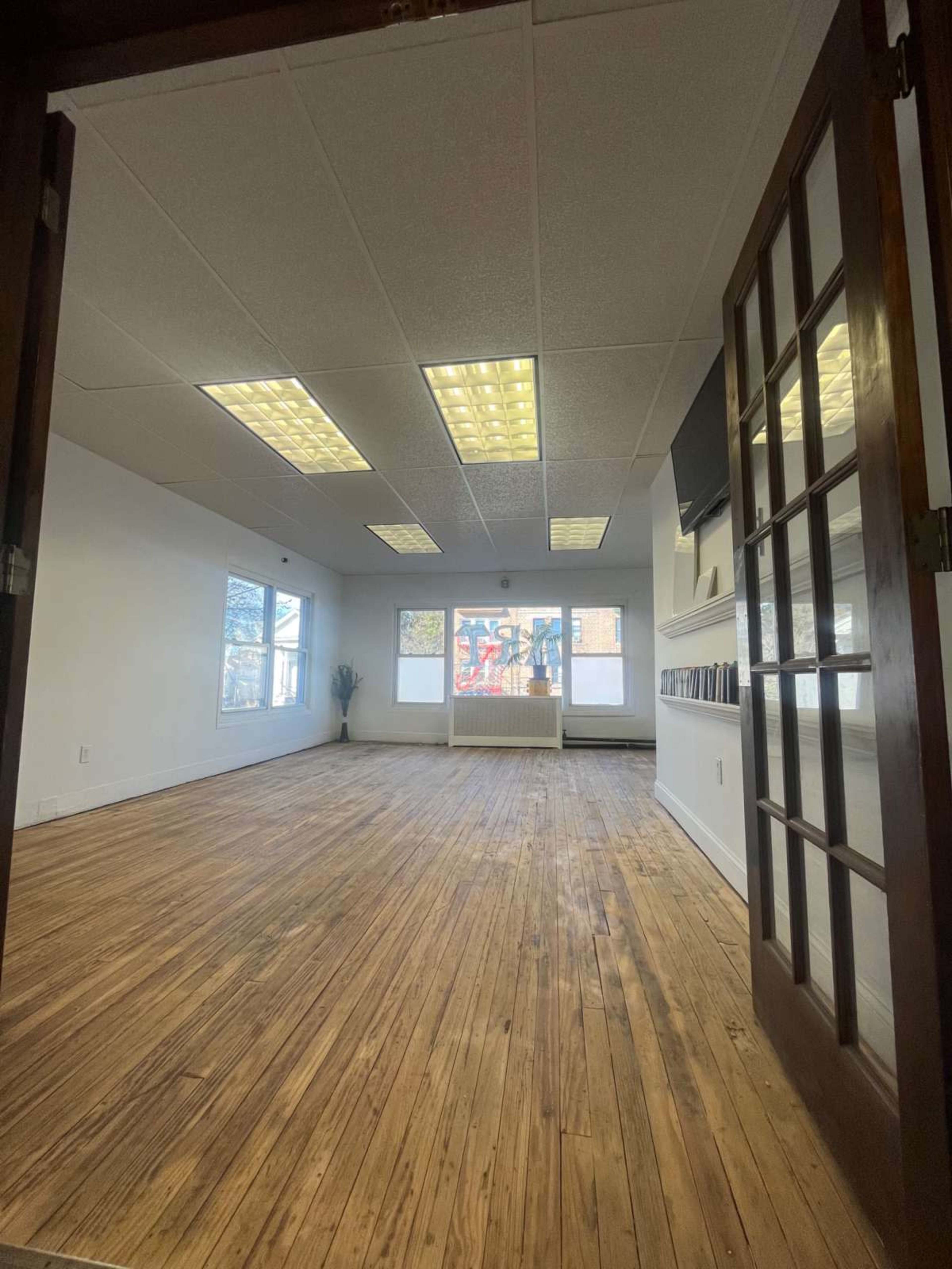 Southeast Queens 2nd Floor - Earthy Art Studio, Queens Village, NY ...