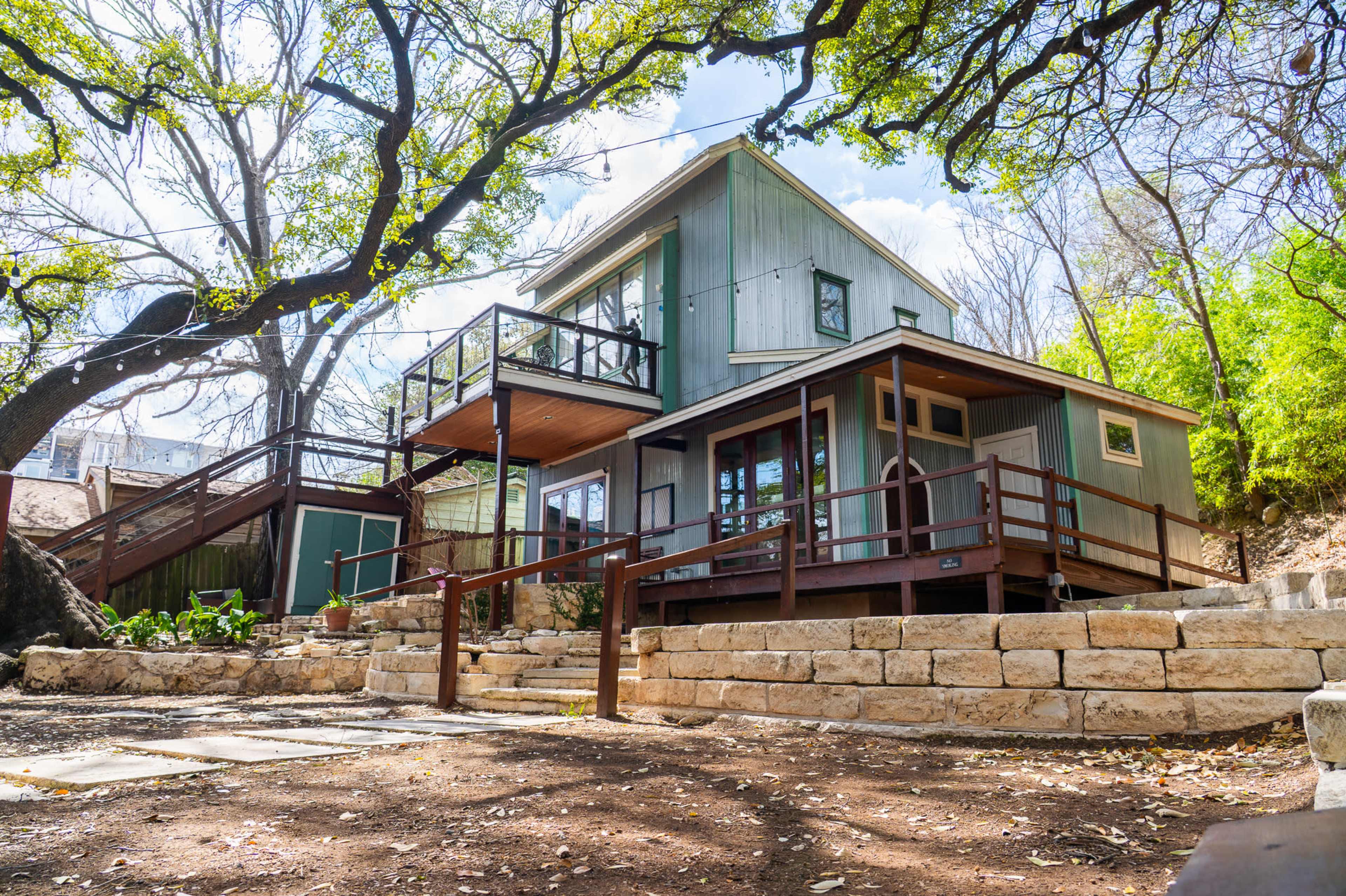 Downtown Hidden Gem Under Ancient Oak Canopy, Austin, TX | Production ...