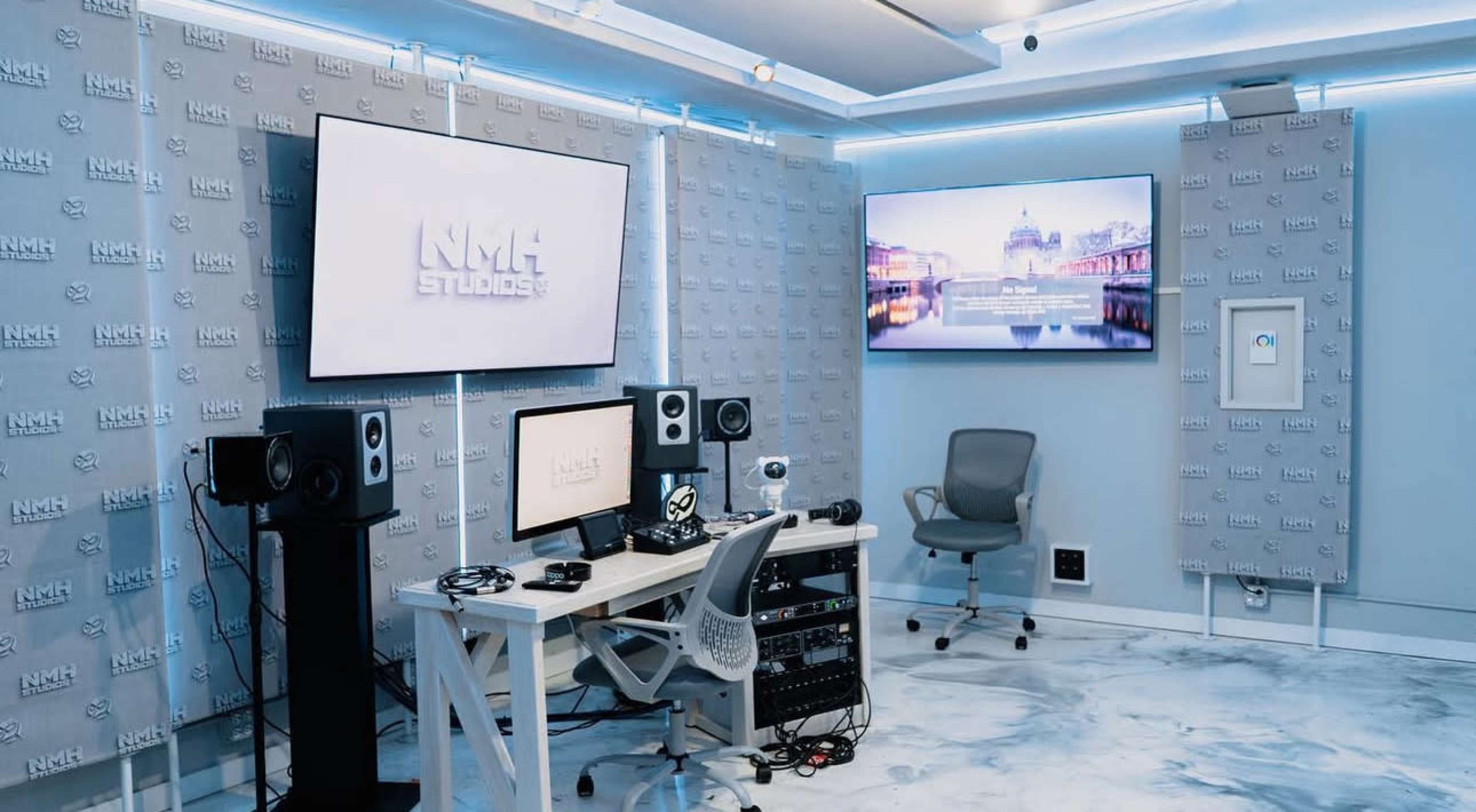 A Lively Creative Music Recording Studio in the Little Village area- II, Chicago, IL ...