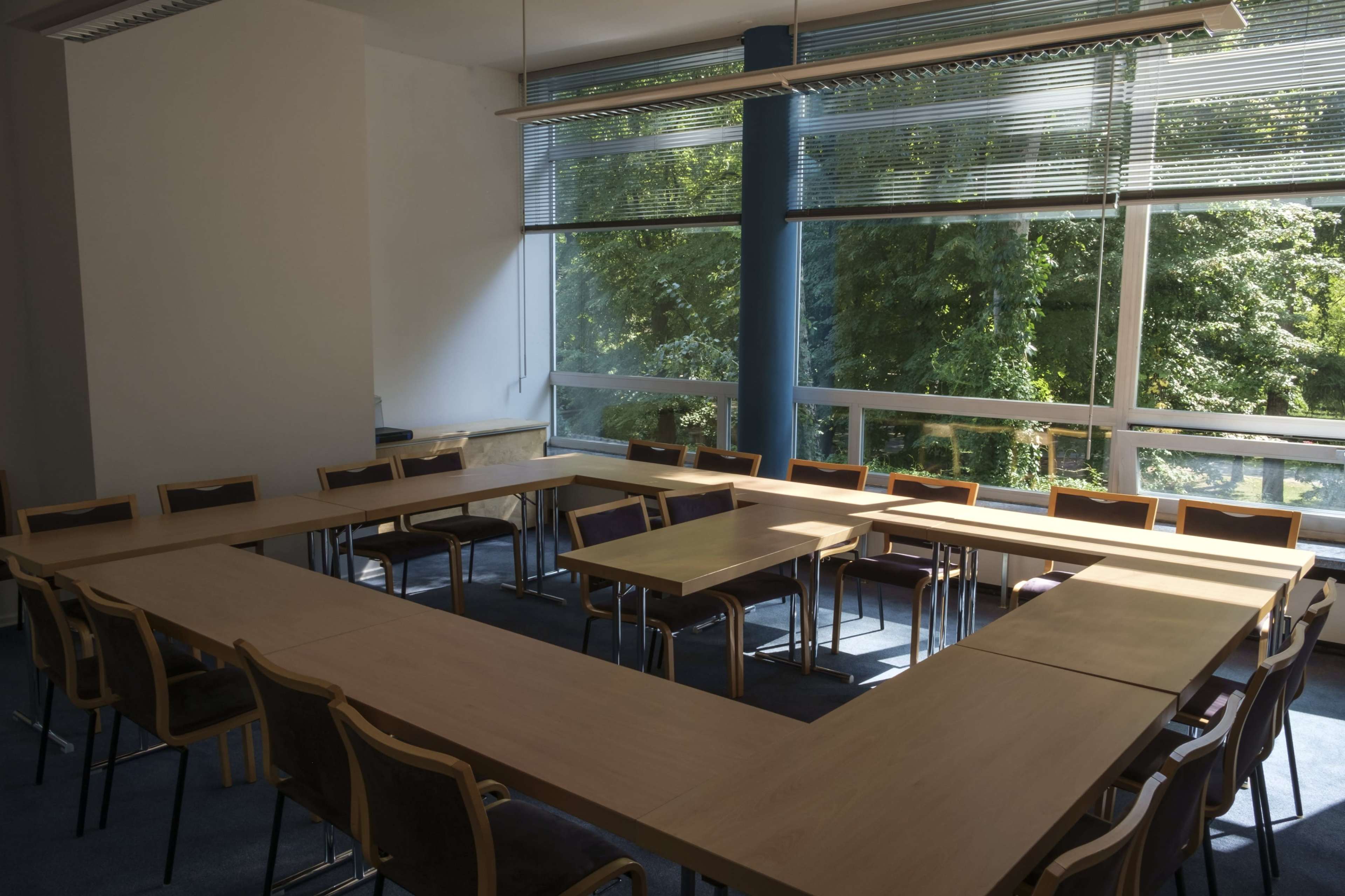 Seminar Room 115, Berlin | Off-Site | Peerspace