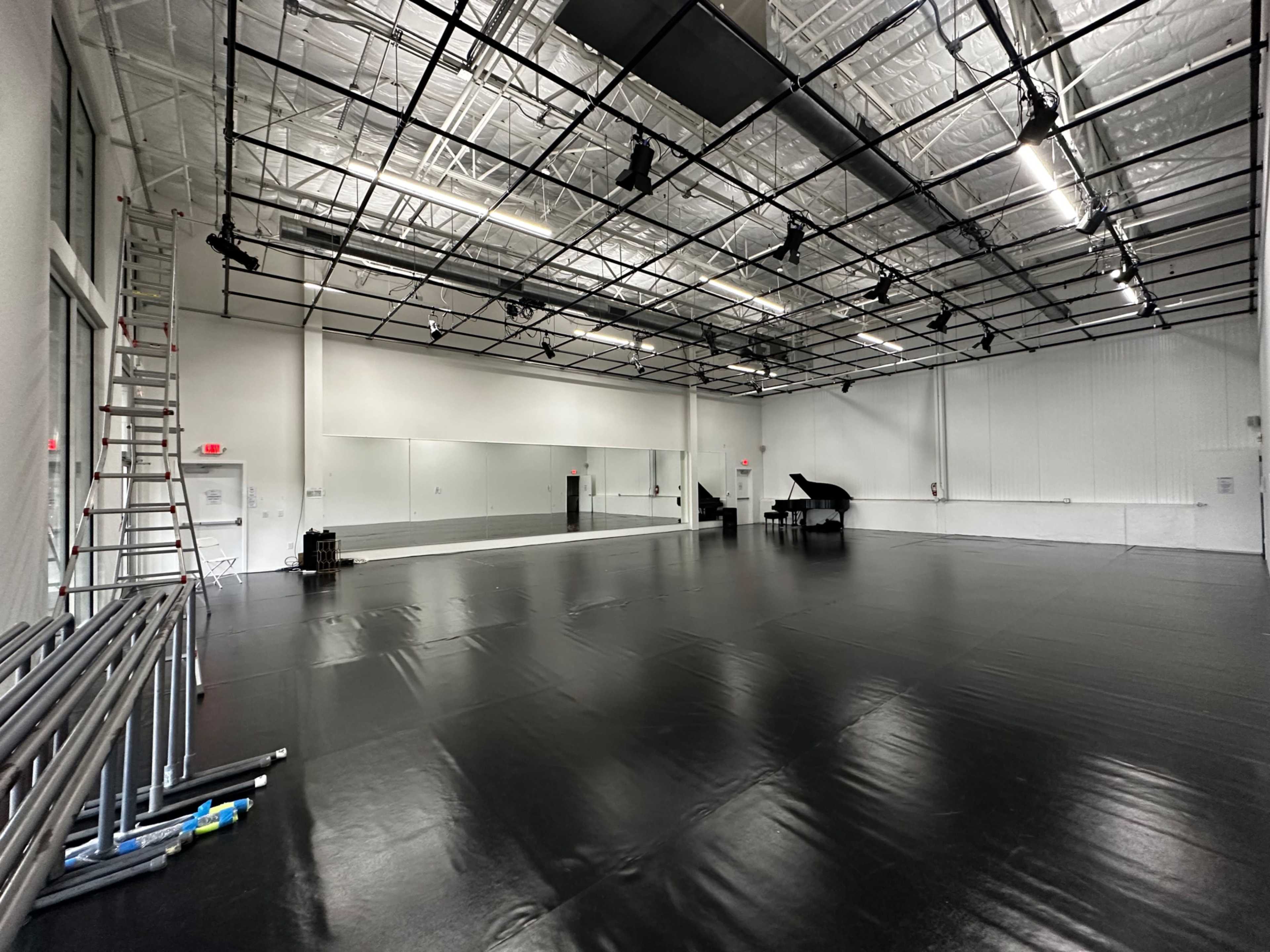 East Side Performing Arts | East Austin Studio with Theater Lighting ...