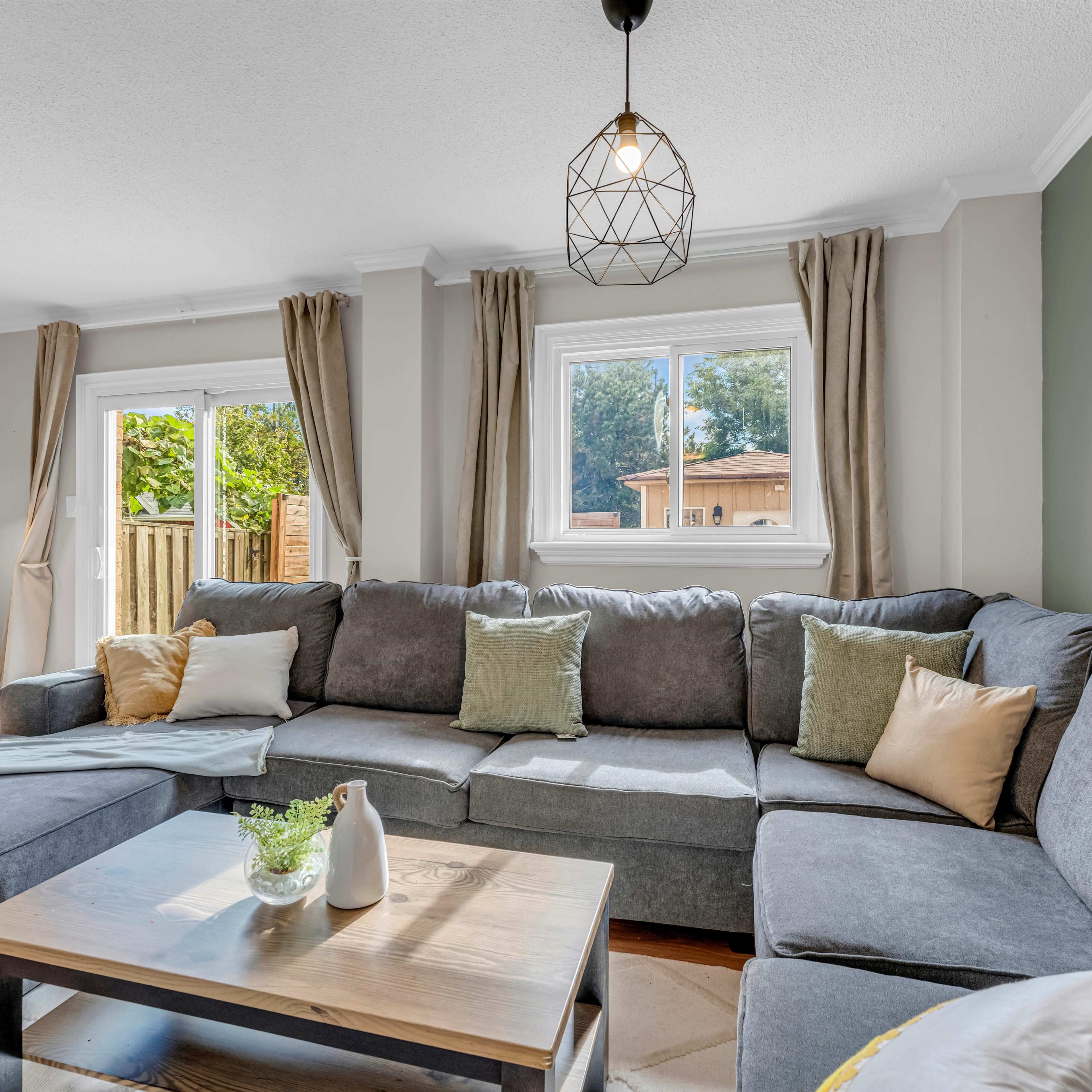 Retro Arcade Home - Modern Home With Vintage Arcade Setup, Brampton ...