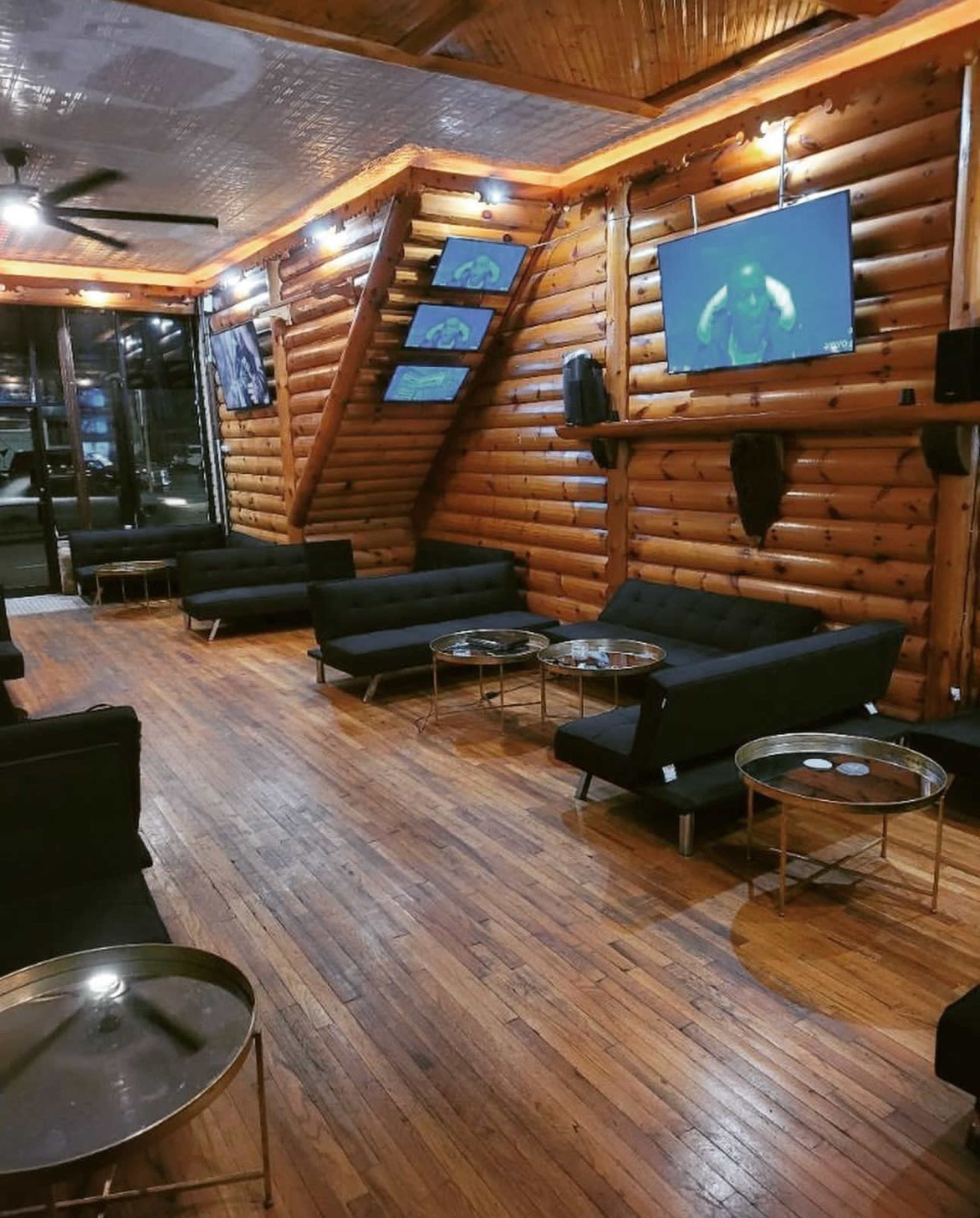 Laid back multifunctional gathering space, Joliet, IL | Event | Peerspace