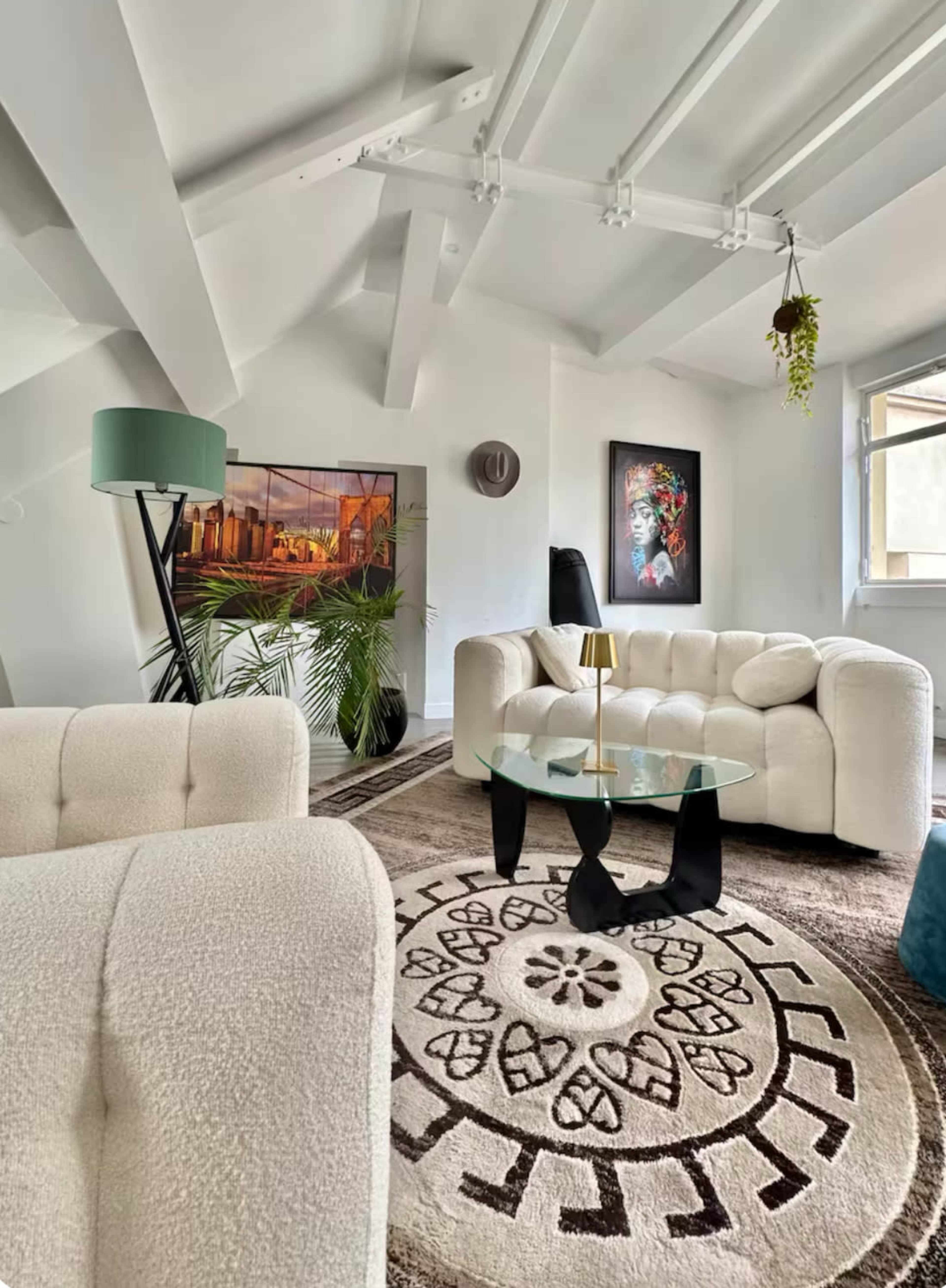 Julmo Invest | Le Charmant Parisien, Paris | Production | Peerspace