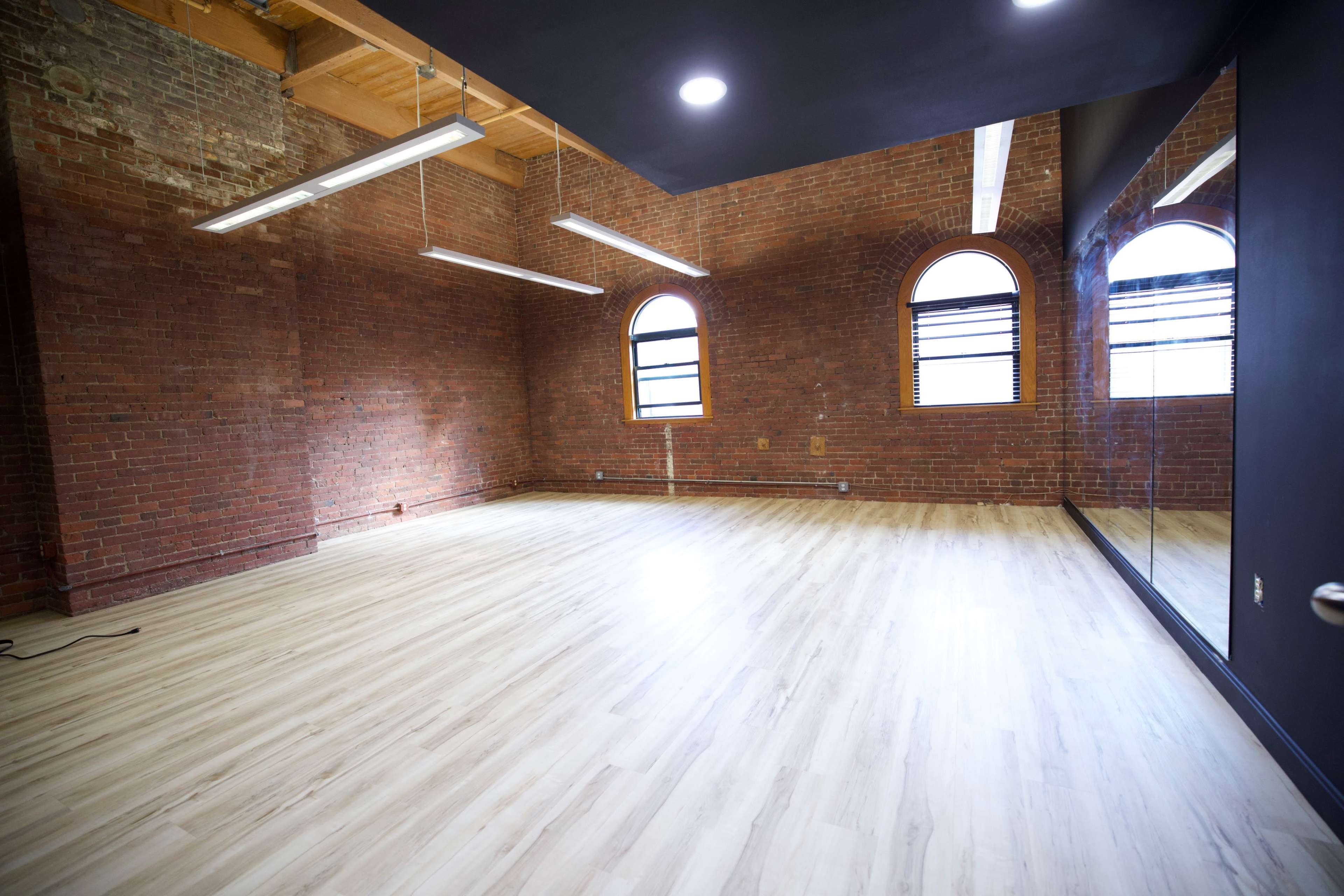 Boston Dance Studios | Minimal Light Filled Photo, Video & Dance Studio, Boston, MA | Production ...