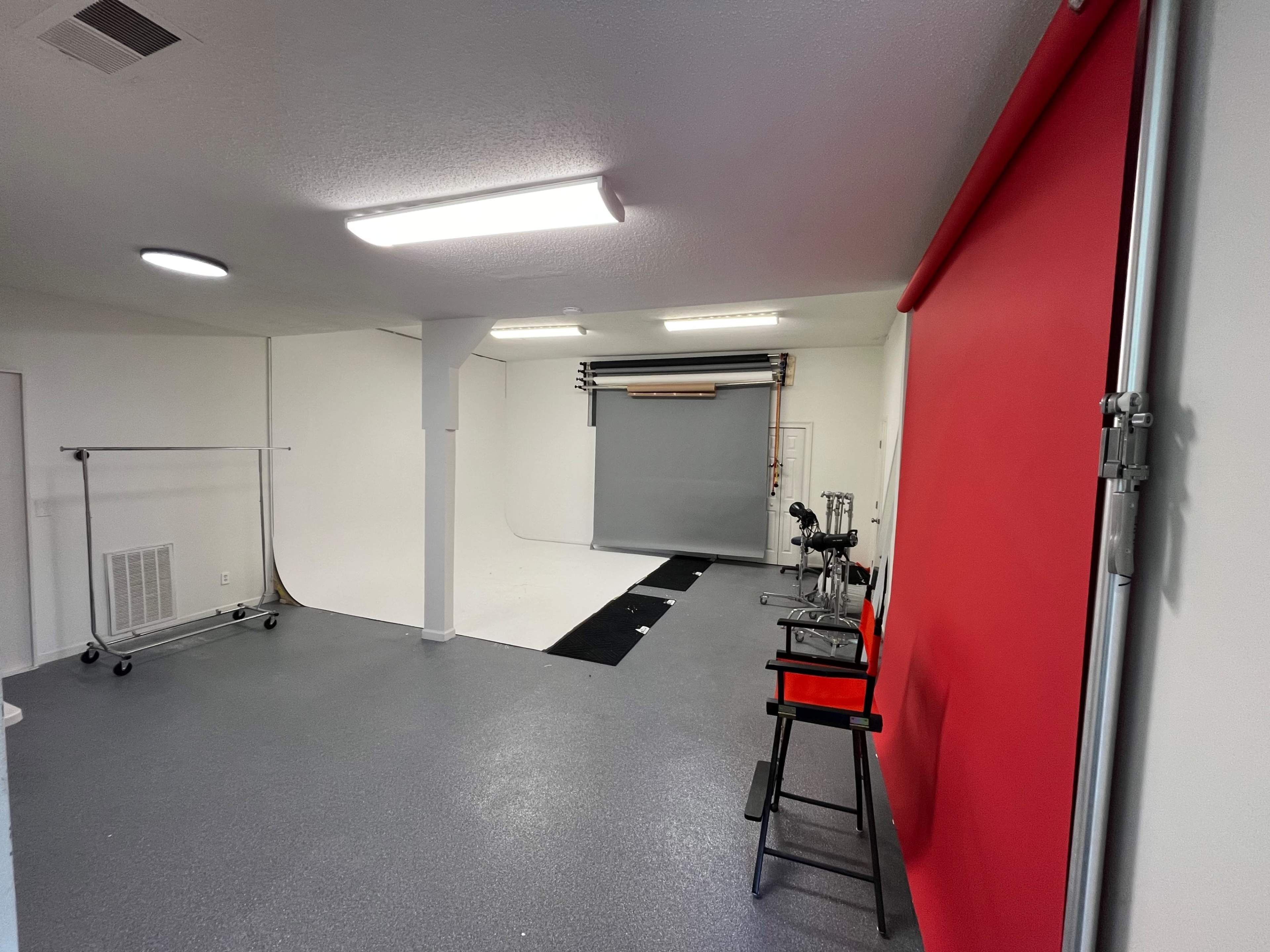 New Space!!!! With Large Cyc-Wall, Tons of Paper Pull Downs and Add-Ons ...