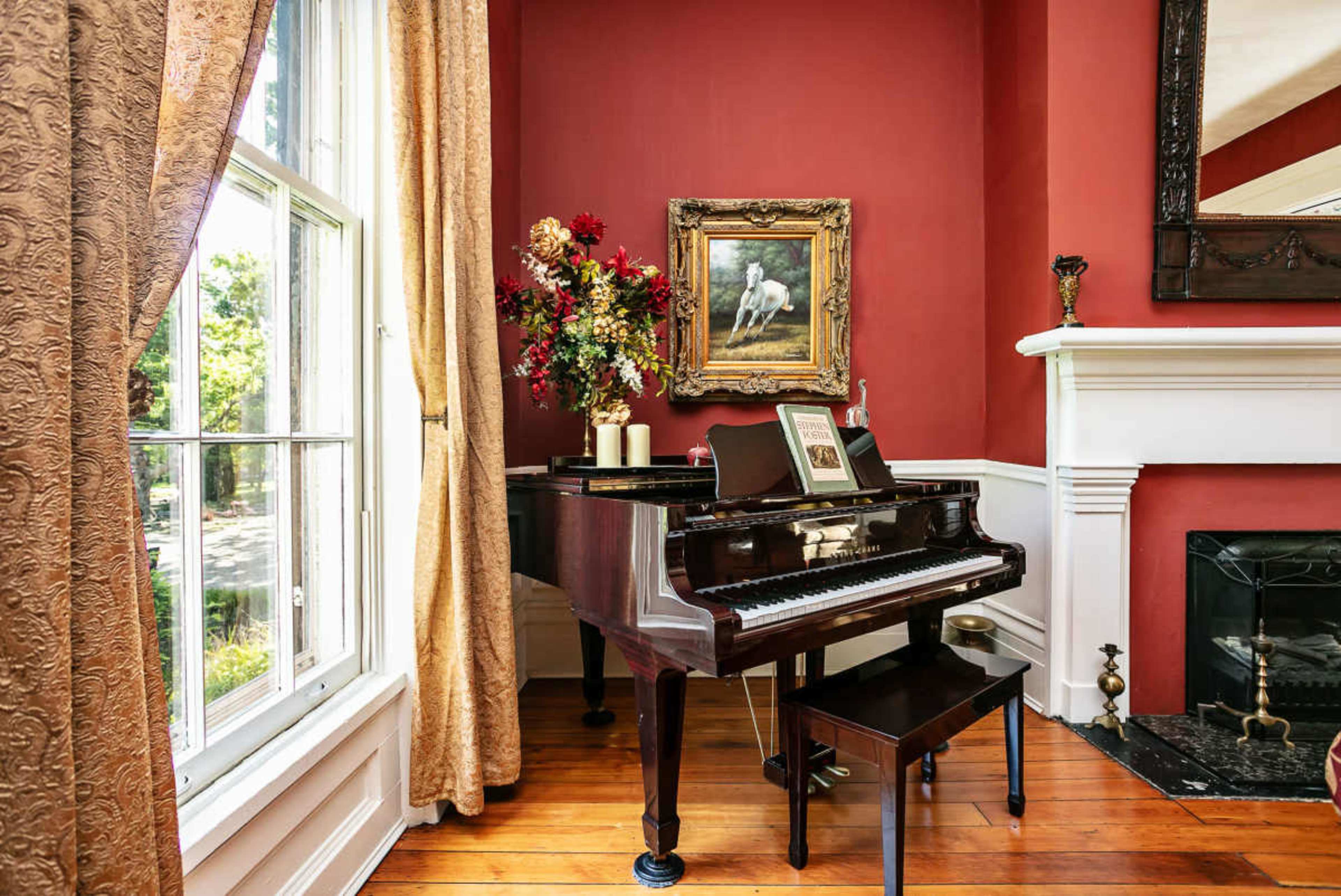 Peaceful Country Historical Manor, Springfield, KY | Off-Site | Peerspace