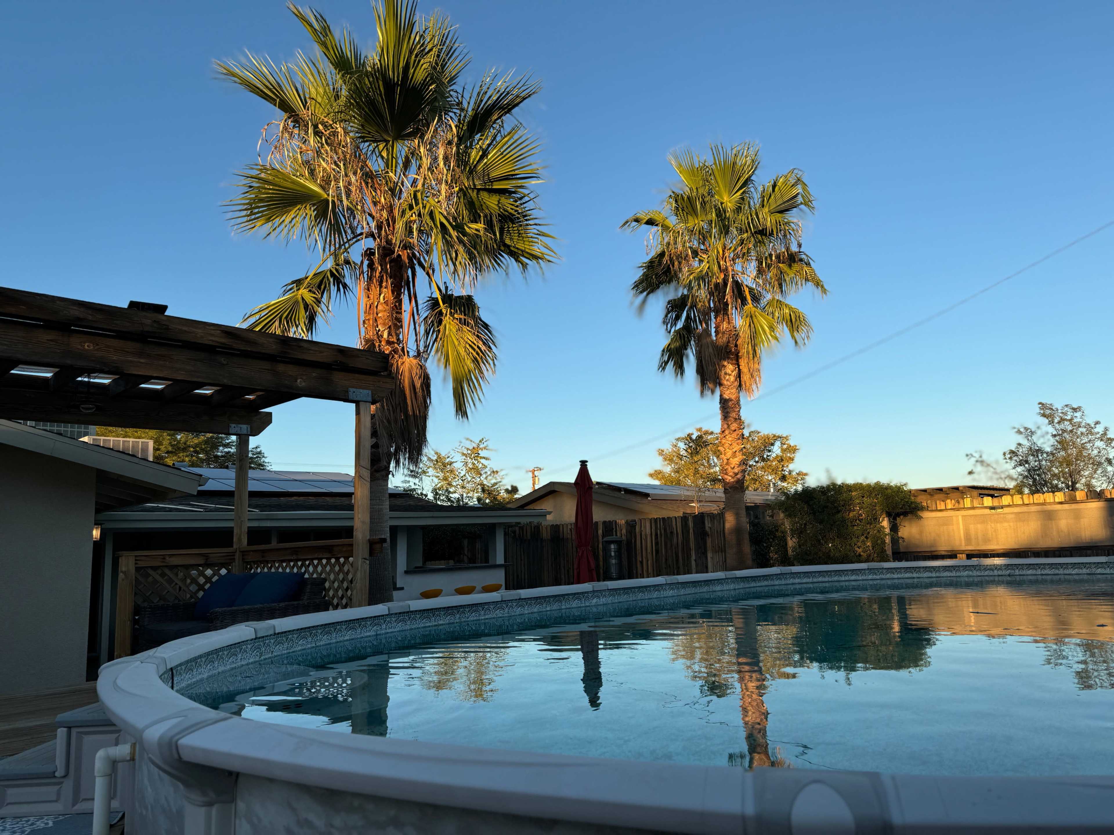 “Desert Oasis Retreat: Backyard with Outdoor Kitchen, Pool, Jacuzzi ...