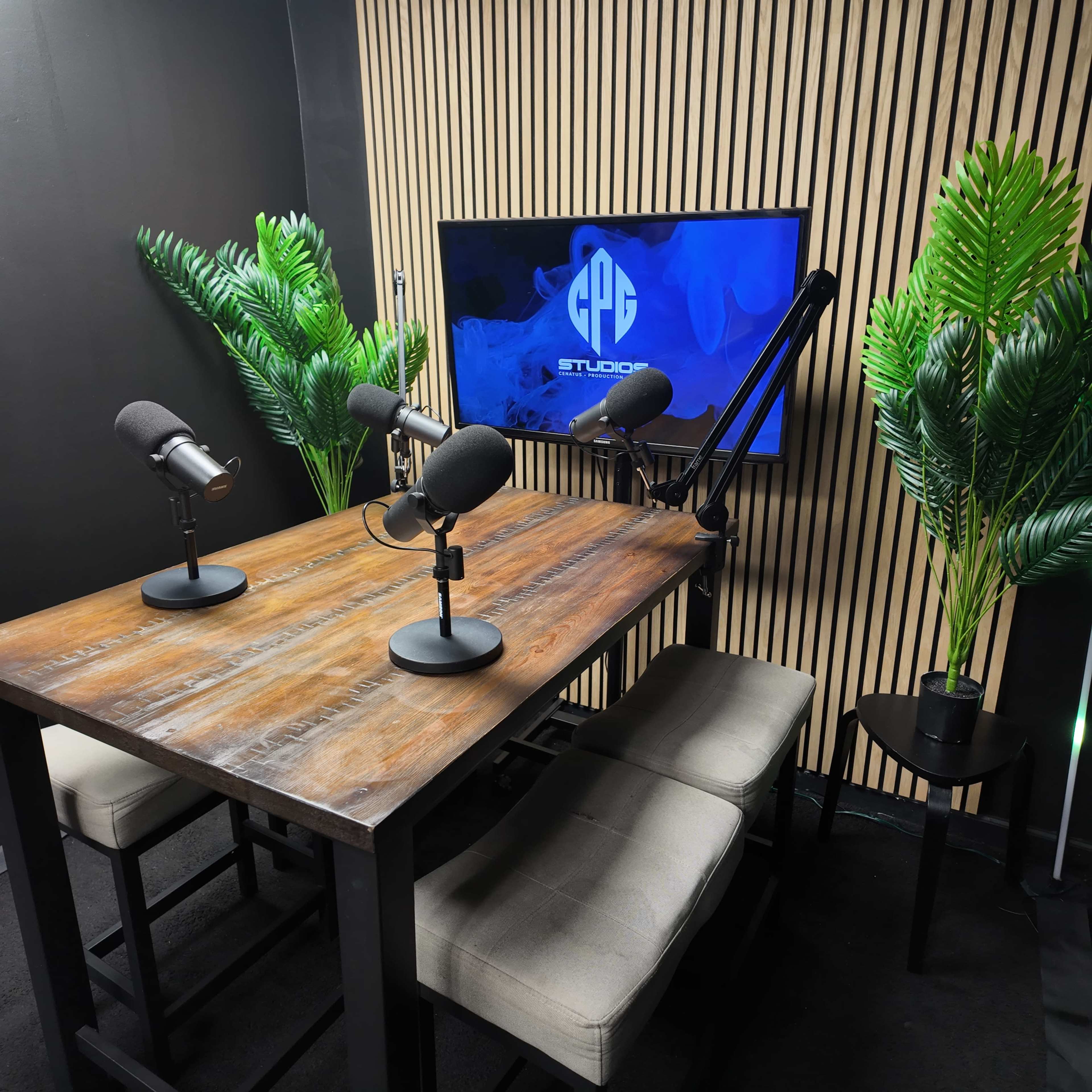 CPG PODCAST STUDIO | Exclusive Modern Podcast Set (Customizable), FORT ...