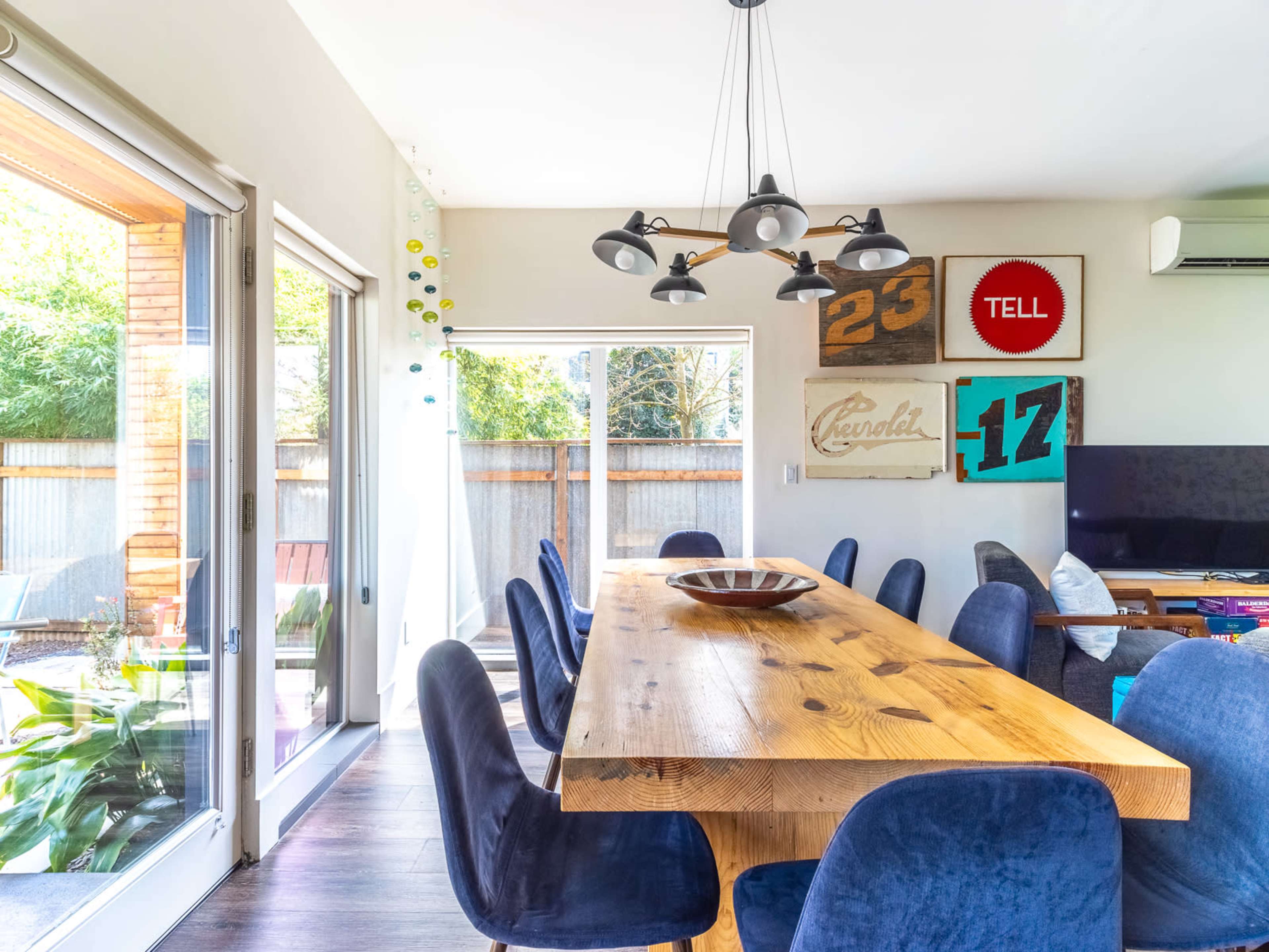 Modern bright house close in to Portland's hip Mississippi Ave ...