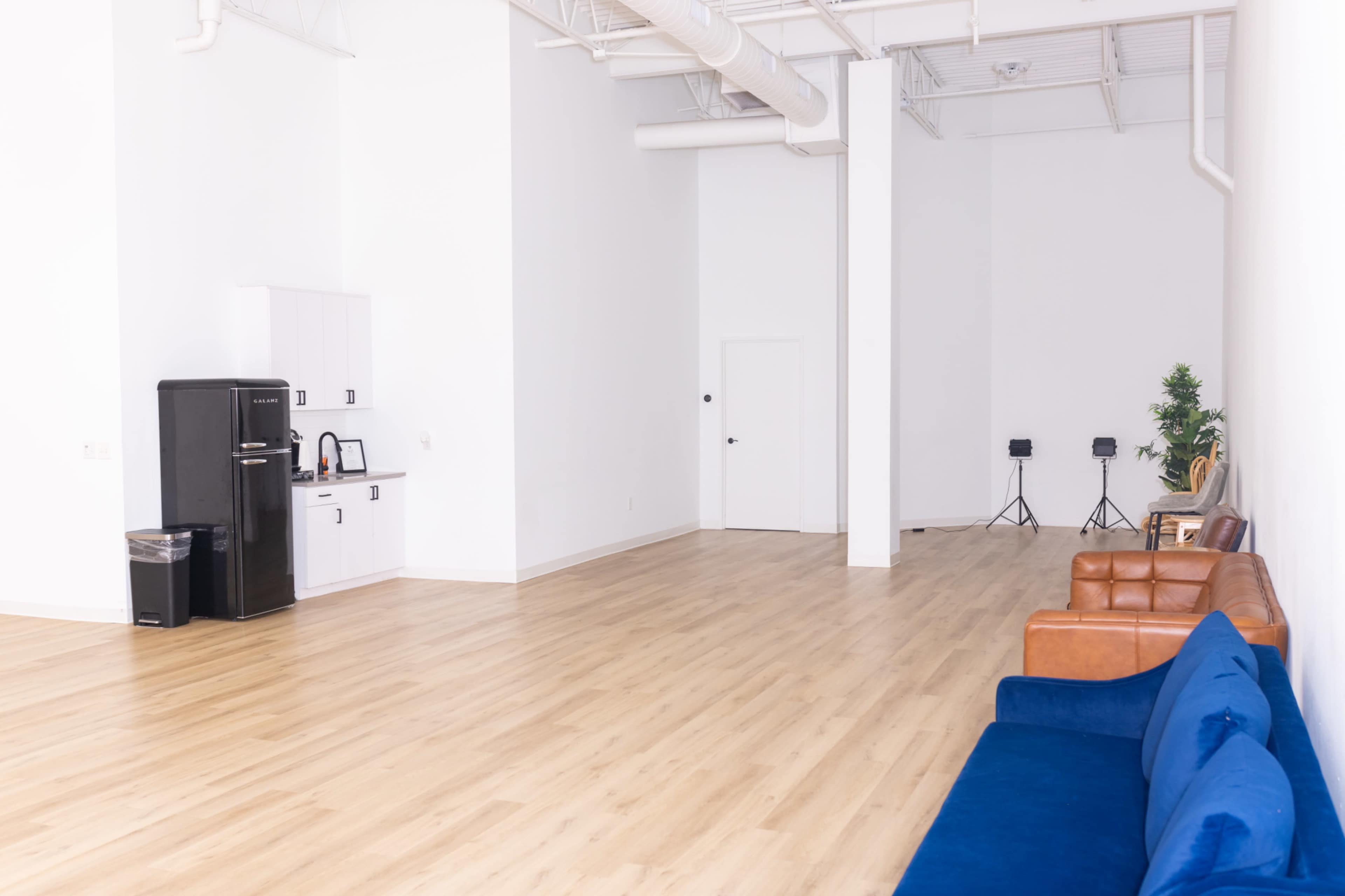 Lit Photo Studio, Addison, TX | Production | Peerspace