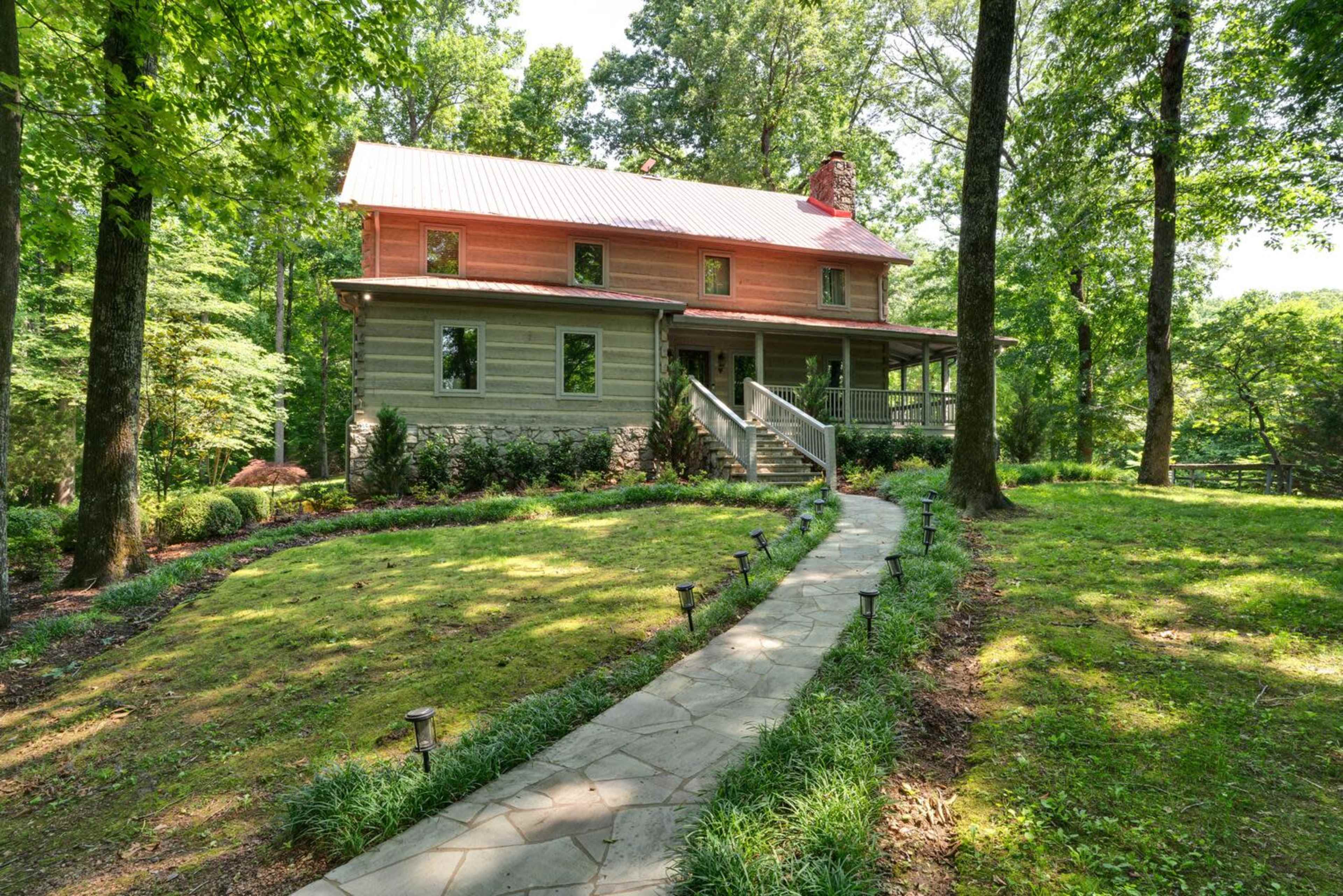 Red Fox Ranch | Rustic Luxury Horse Barn & 22-Acre Pasture in Franklin ...