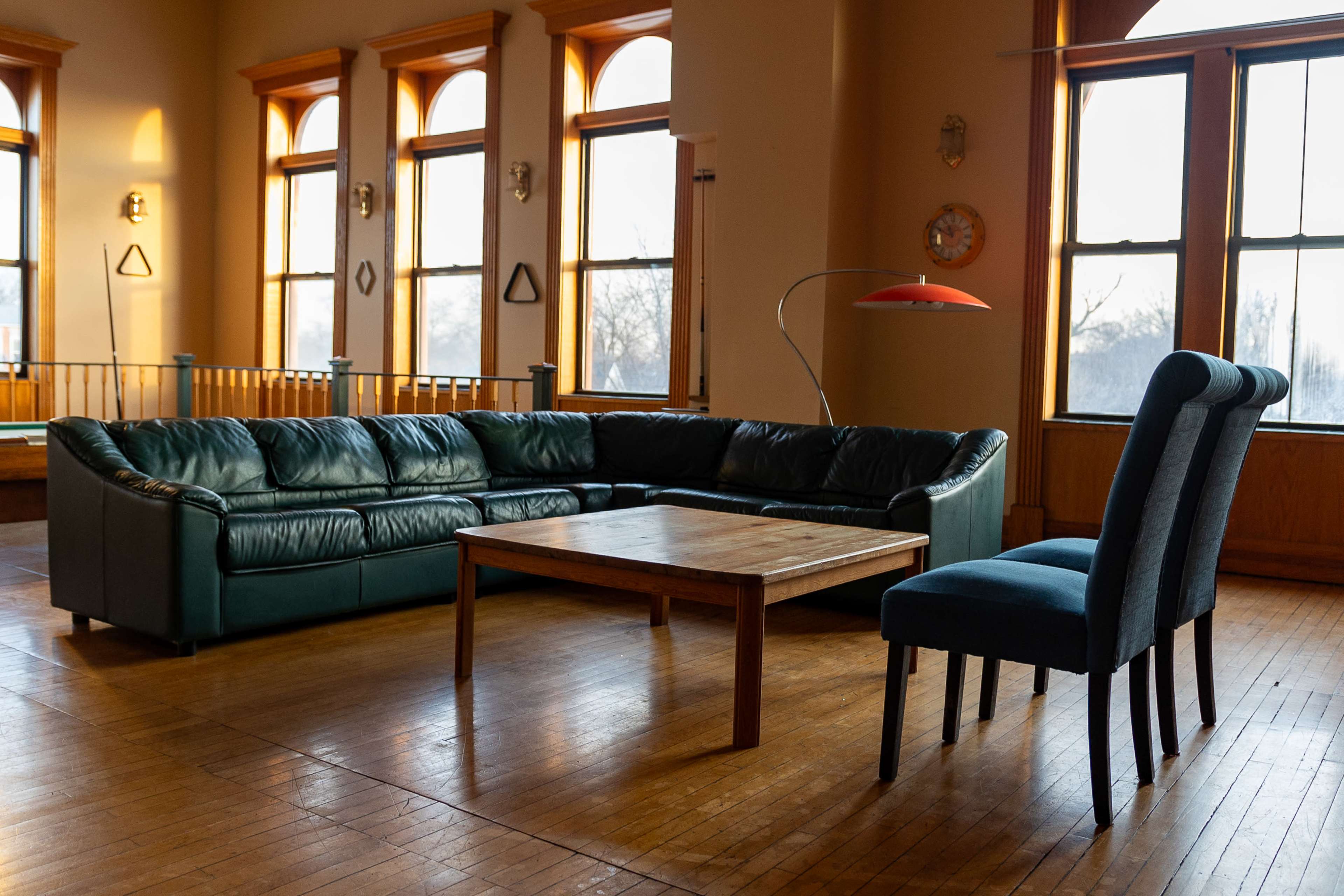 The Mirage | Luxury Penthouse with Pool Table and Bar – Perfect for Creative Productions ...