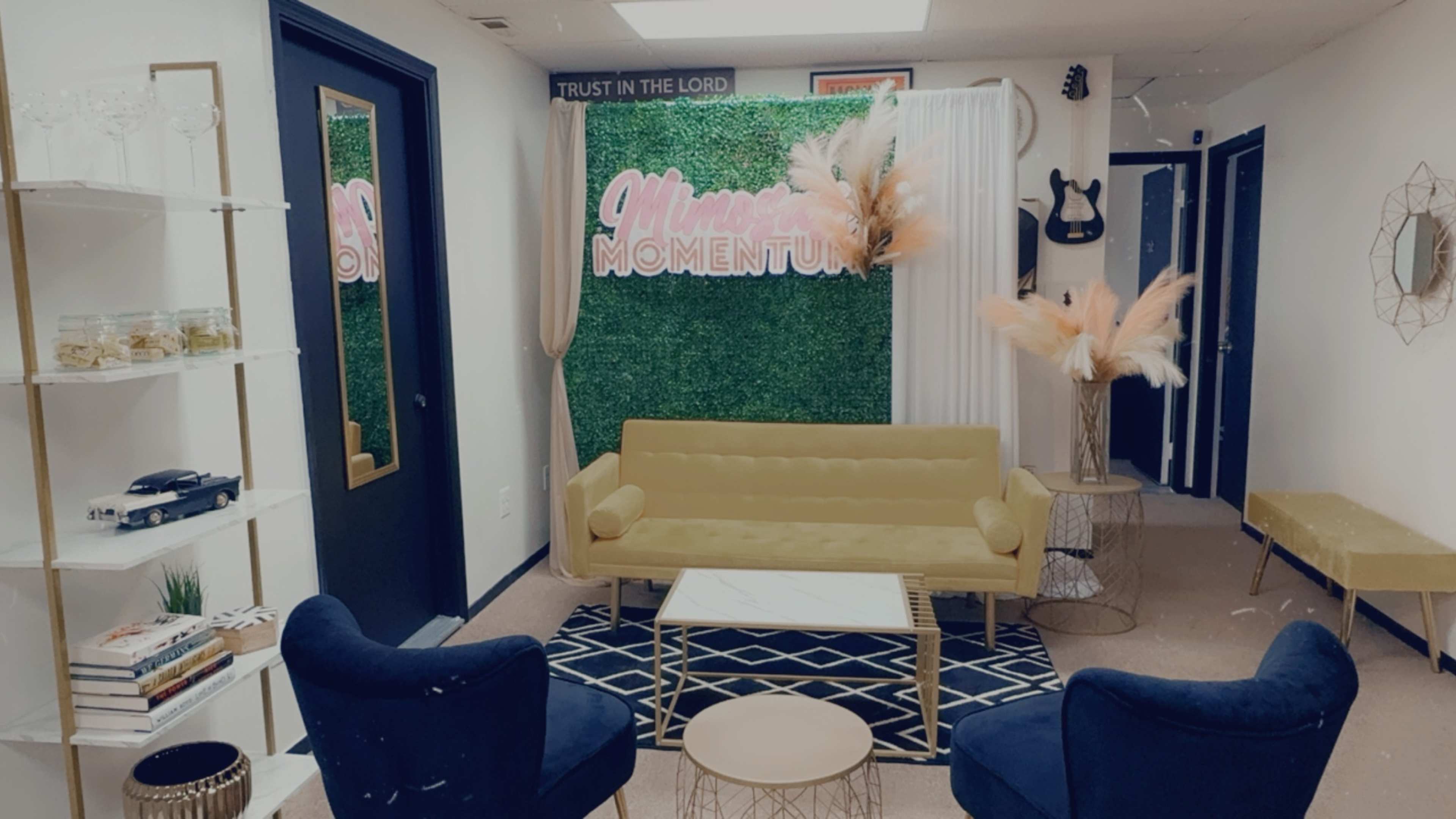 Living Room Vibe: The Perfect Spot for Gatherings, Events, and More, St ...