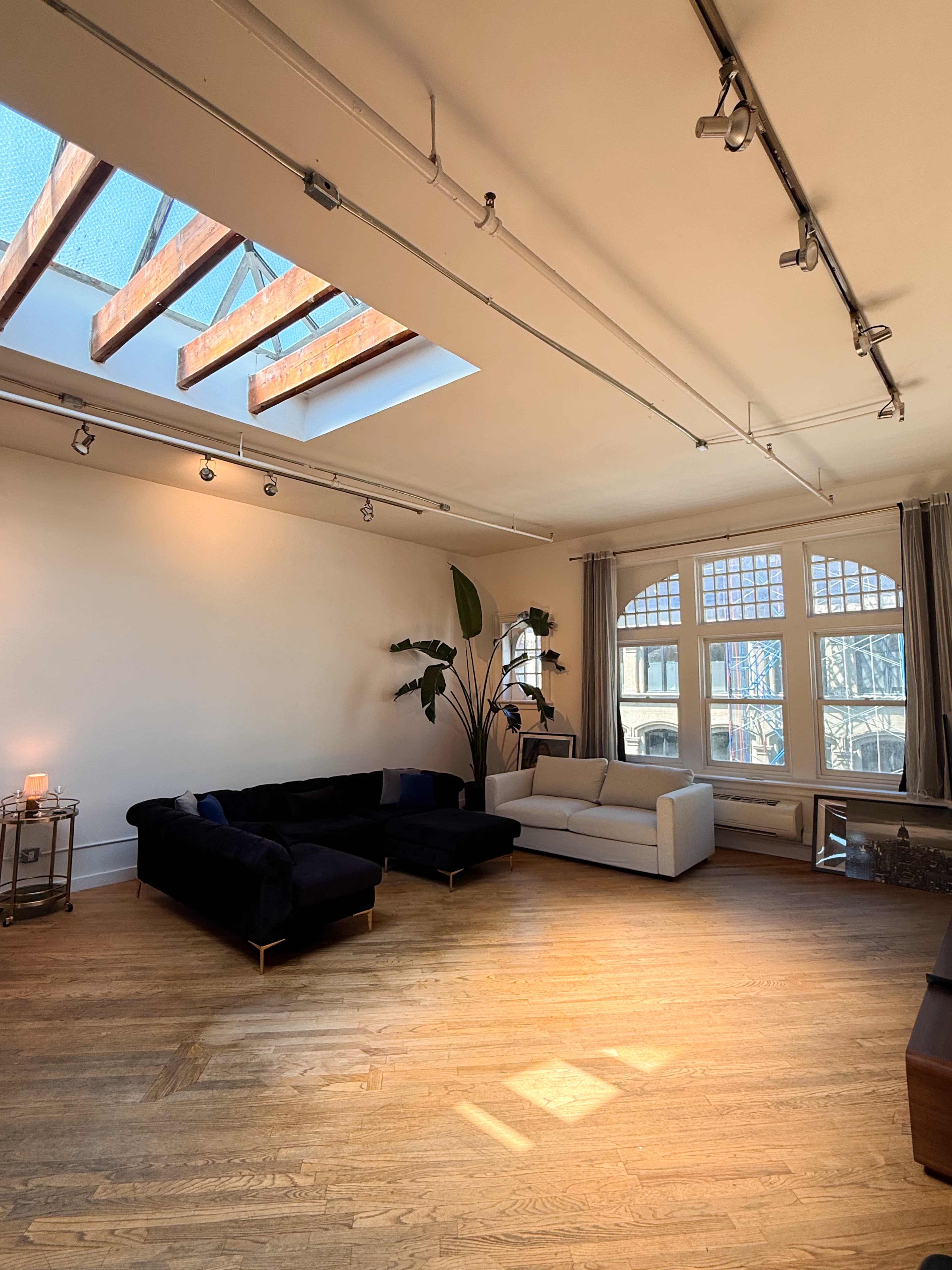 Heritage Club Studios | Soho Loft for dinners, meetings, and ...