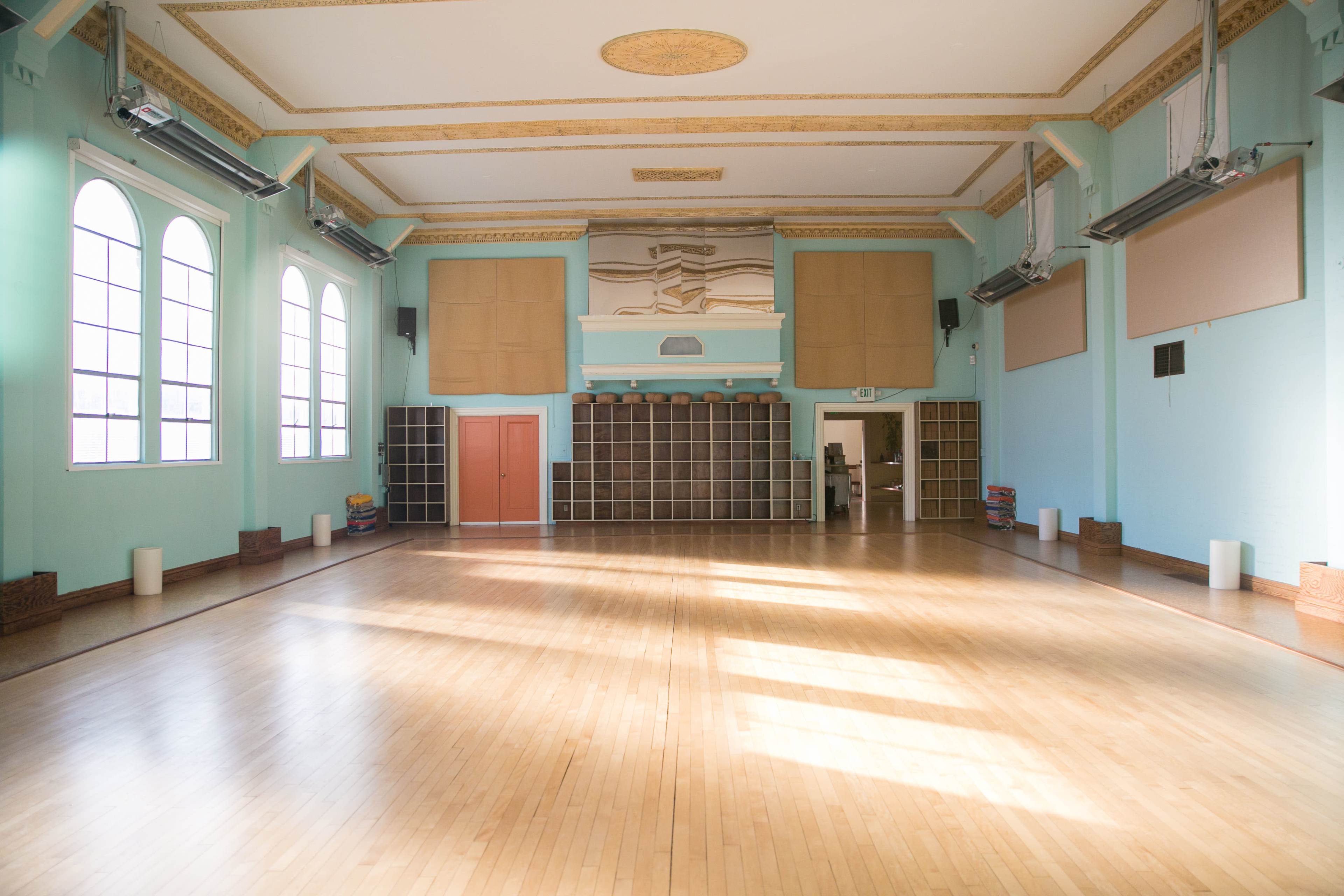 Huge studio with natural light & sky-high ceilings, San Francisco, CA ...