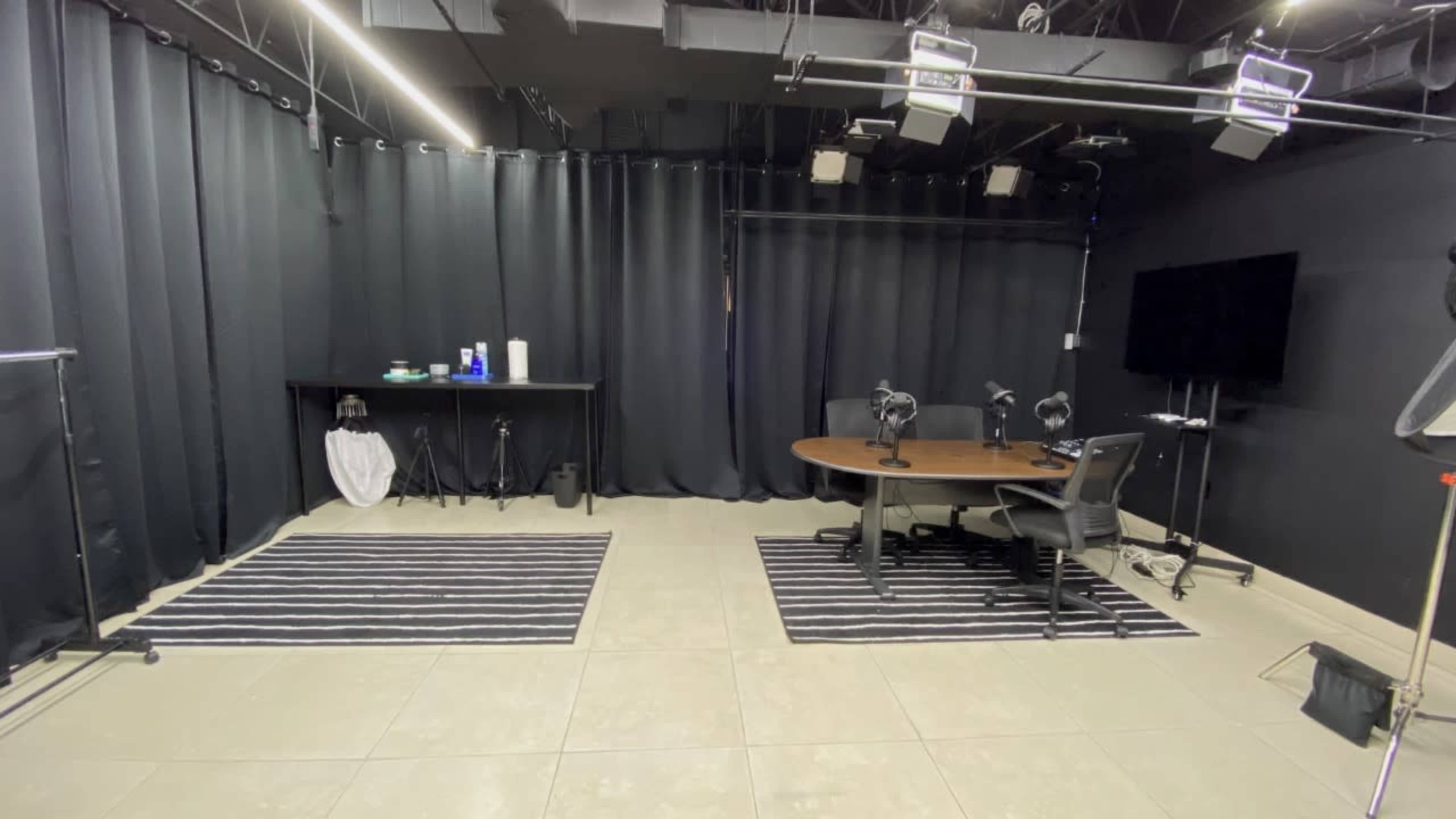 Co.Lab Studios | Photo/Video Studio Versatile, Flexible Space x Podcast ...
