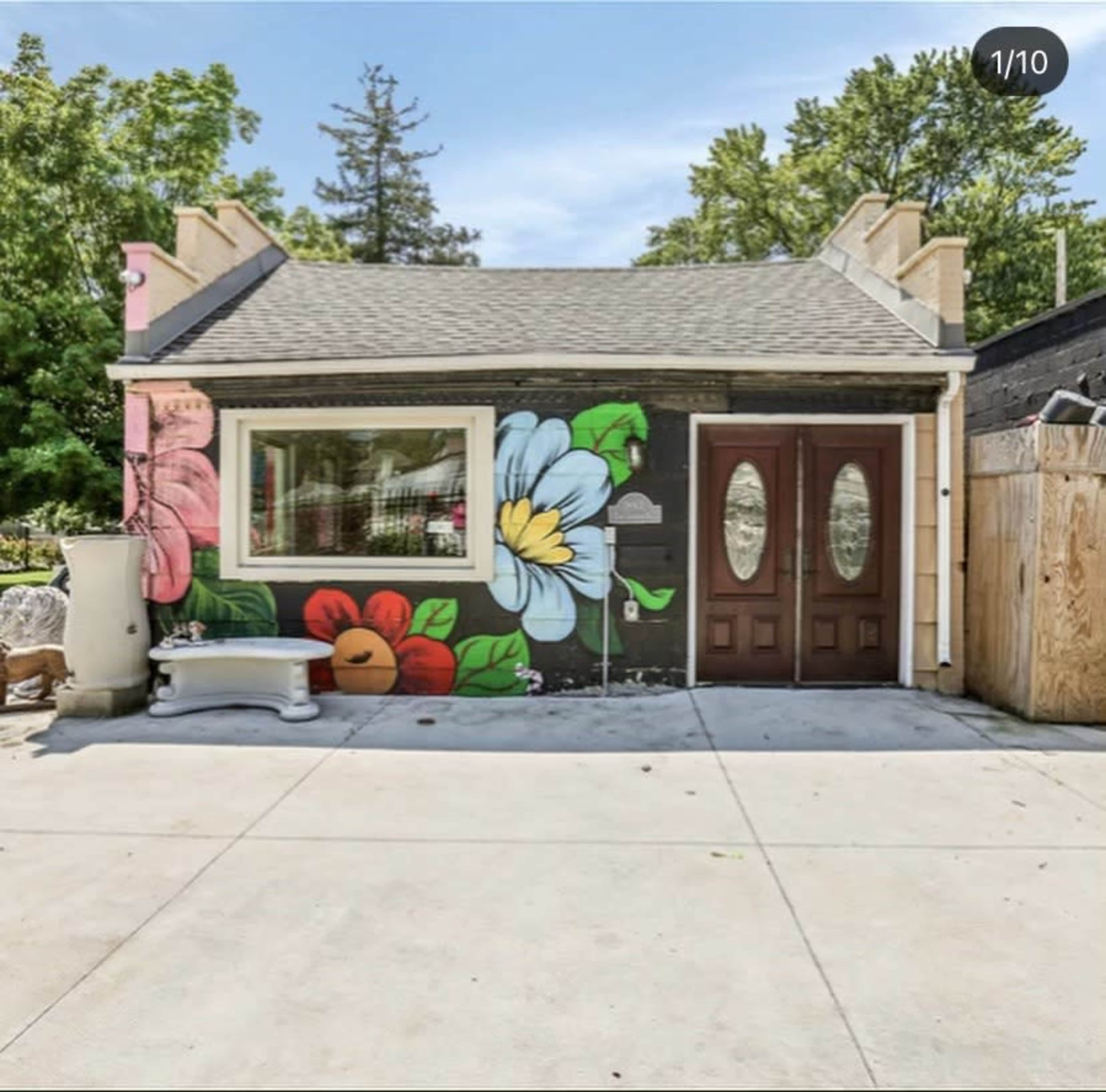 The Garden Bug | Quaint garden space in Historic Rosedale Park, Detroit ...