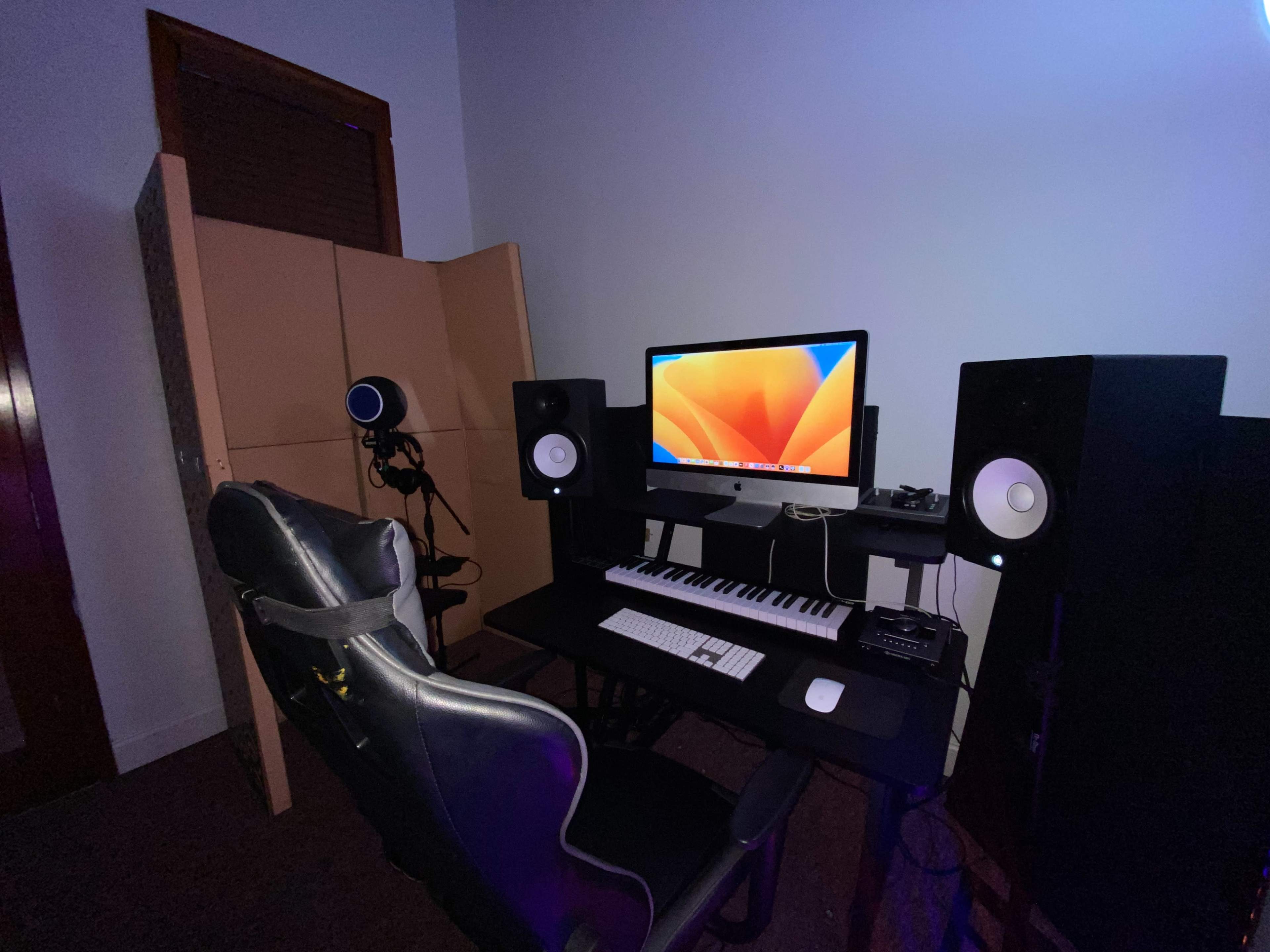 Comfy Recording Studio, Philadelphia, PA | Production | Peerspace