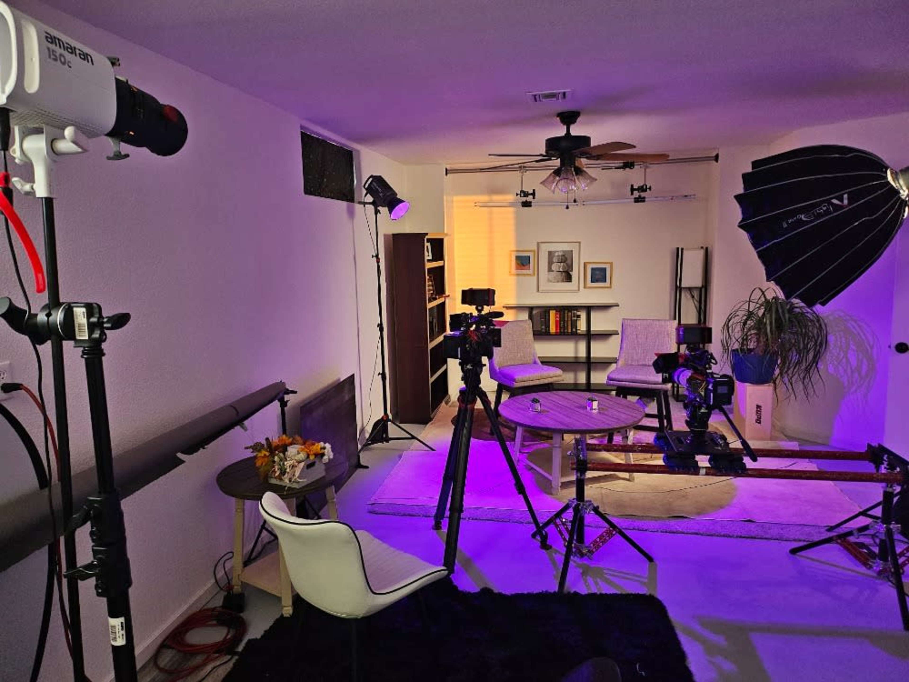 One of a kind studio space 4 photos and video shoots w/ theater space ...