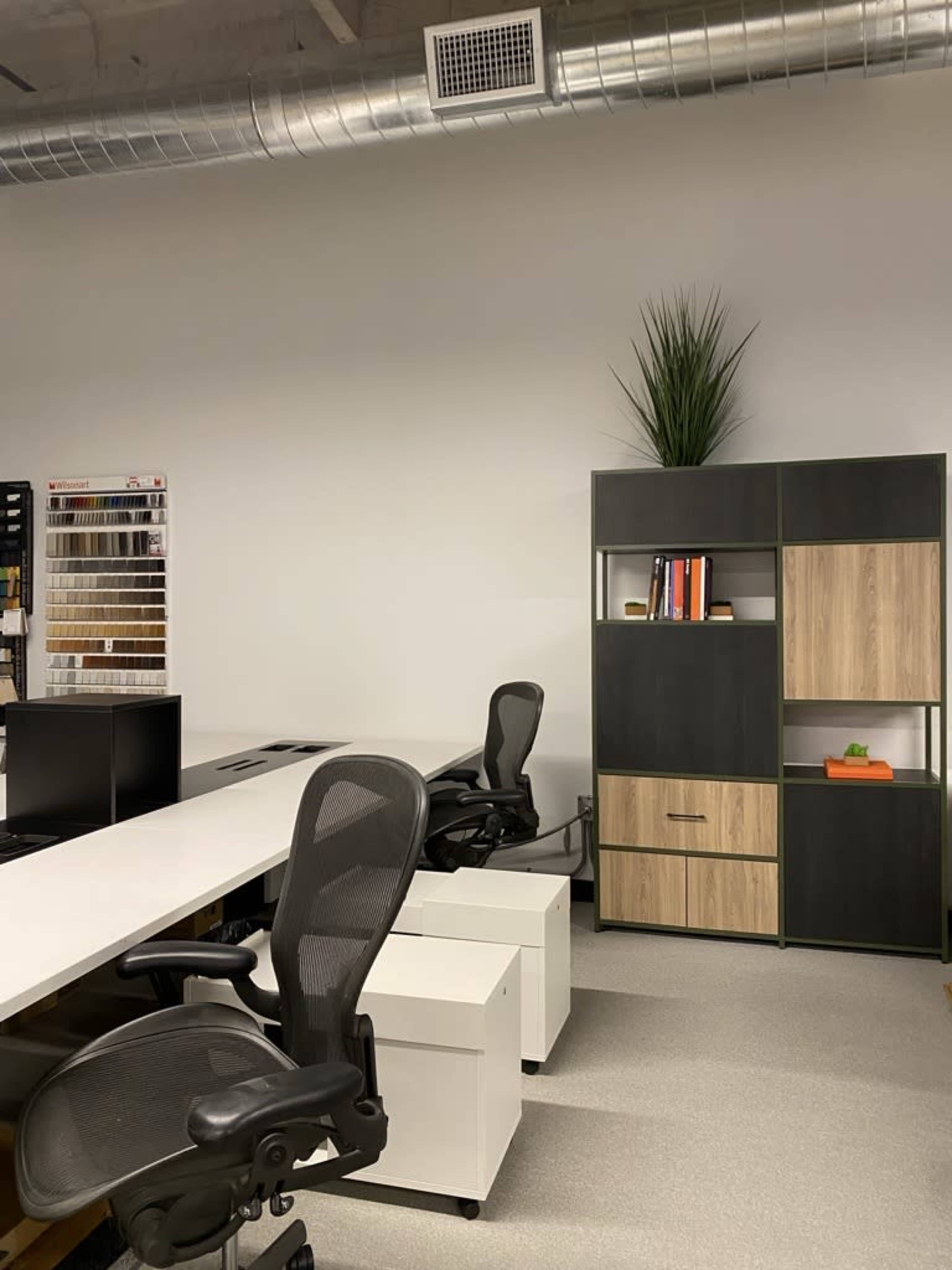 Downtown LA Loft with High Ceilings in a Landmark Building, Los Angeles ...