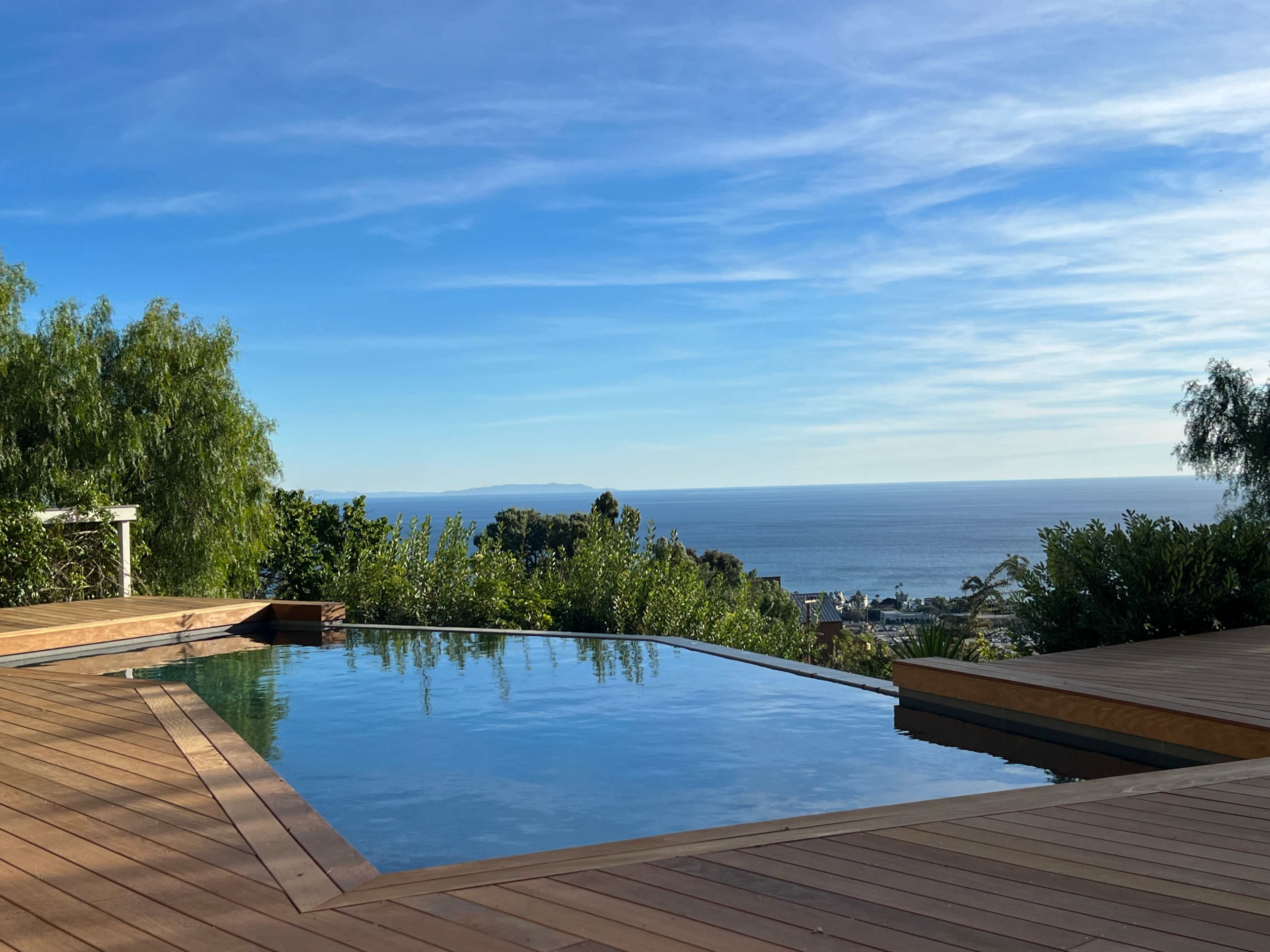 Malibu Retreat with panoramic ocean views and infinity pool, Malibu, CA ...