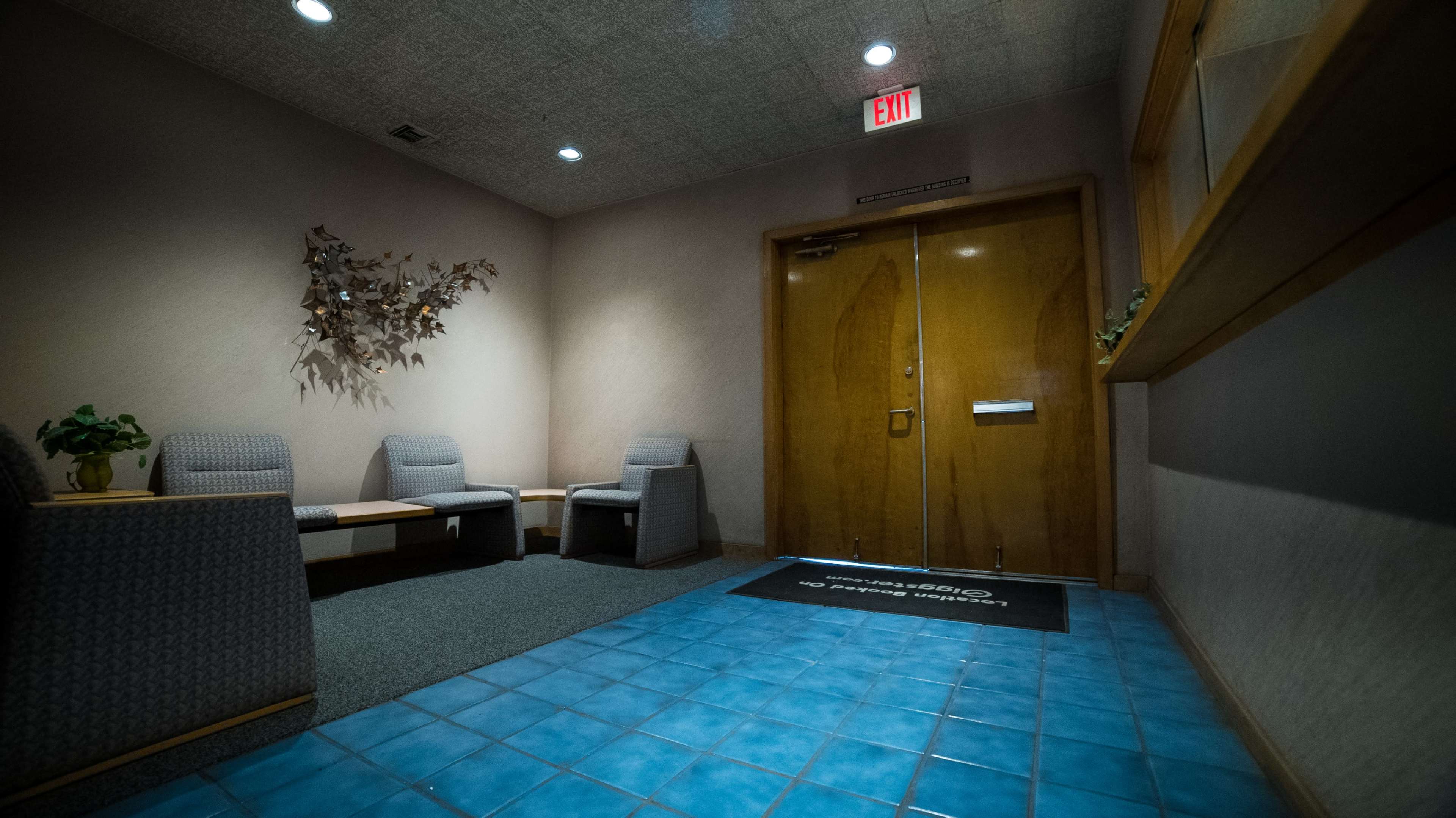 90s Retro Office Space, Alhambra, CA | Production | Peerspace