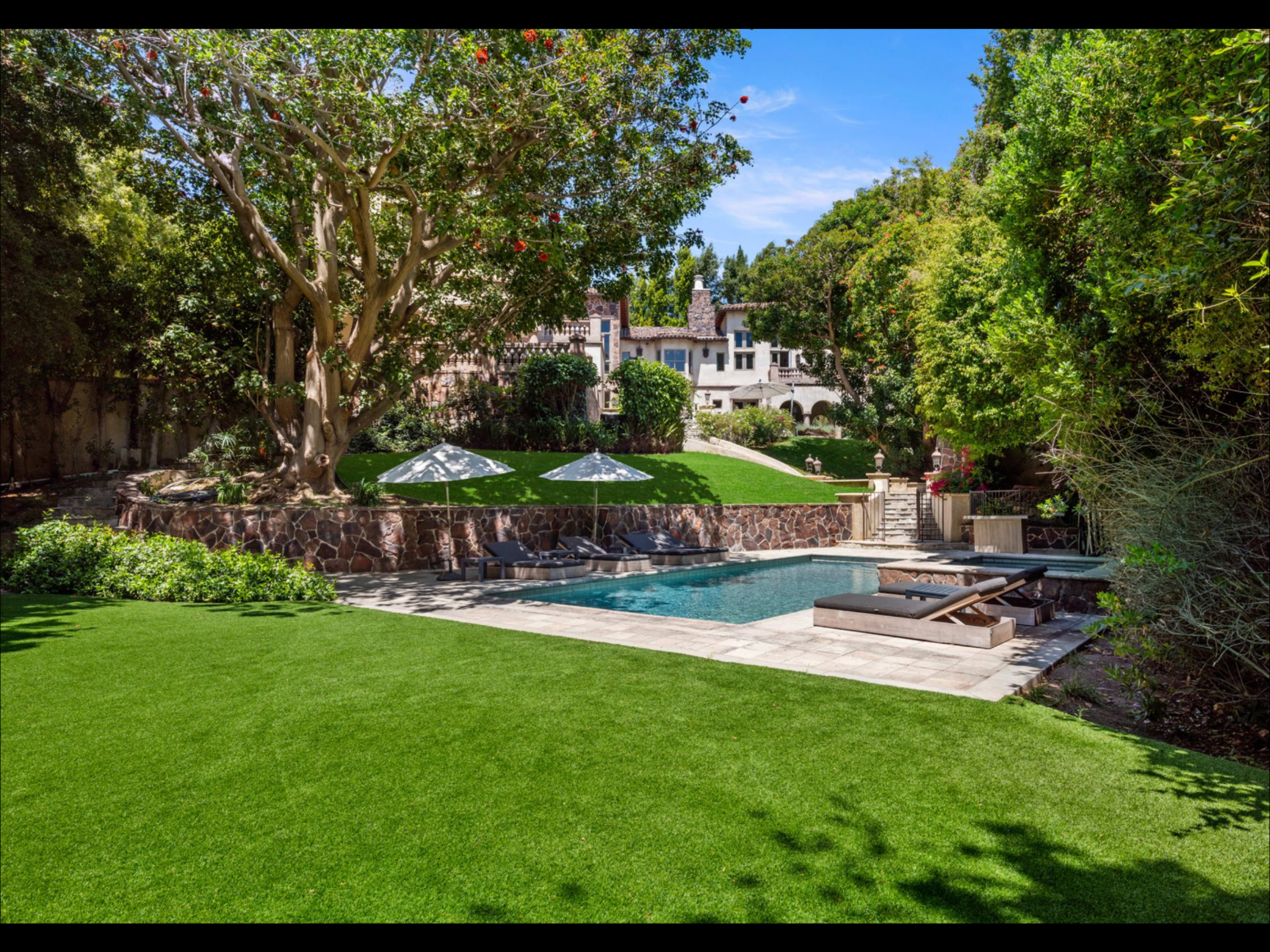 50 Million Dollar Prominent Grand Estate with Expansive and Lavish ...