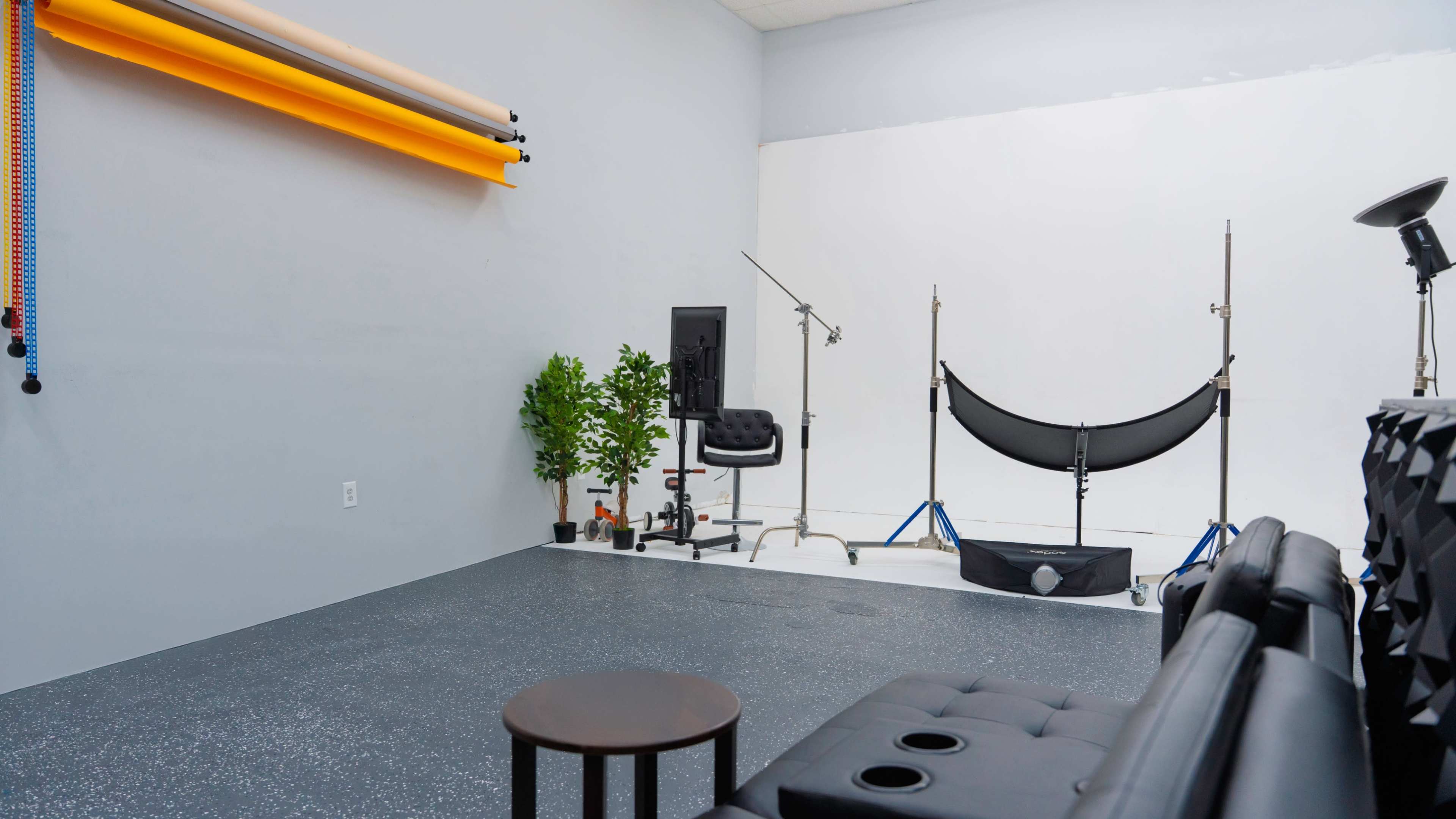 YGH STUDIO | Photography /videography studio, with cych wall and all ...