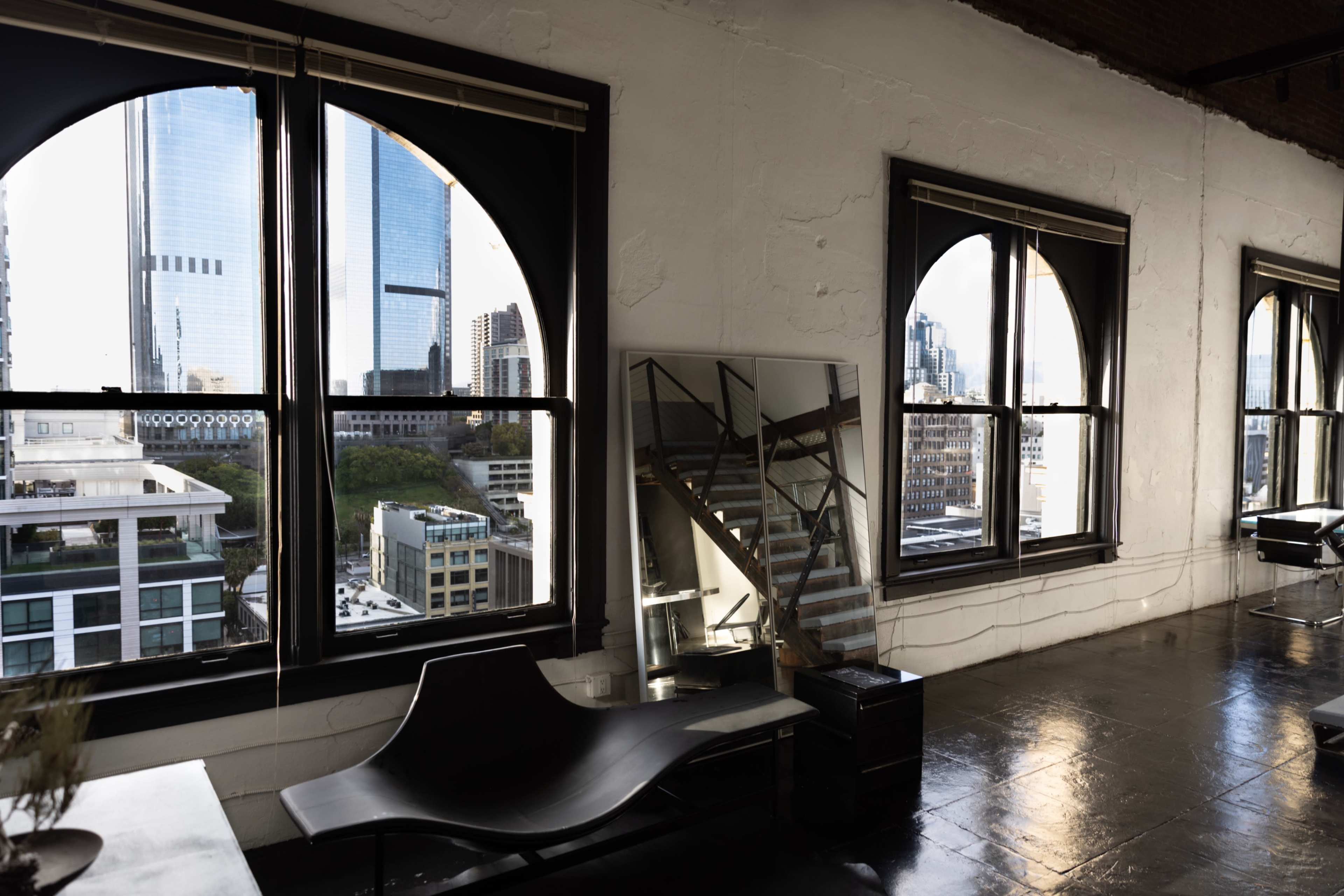 New York Style High Ceiling Photo studio/loft with natural light, Los ...