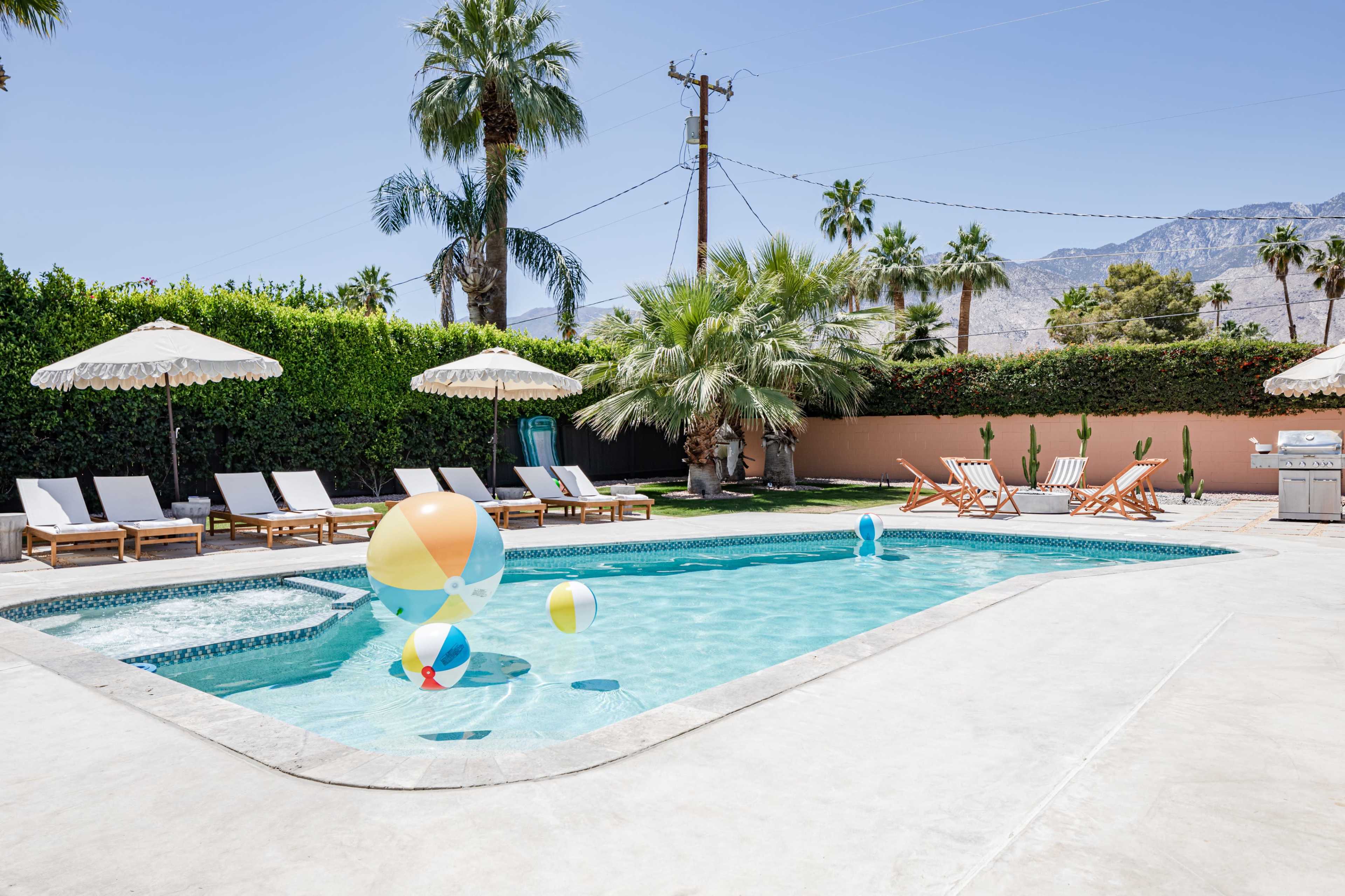 Spacious and Luxurious 4-Bedroom House with Pool in Palm Springs, Palm ...