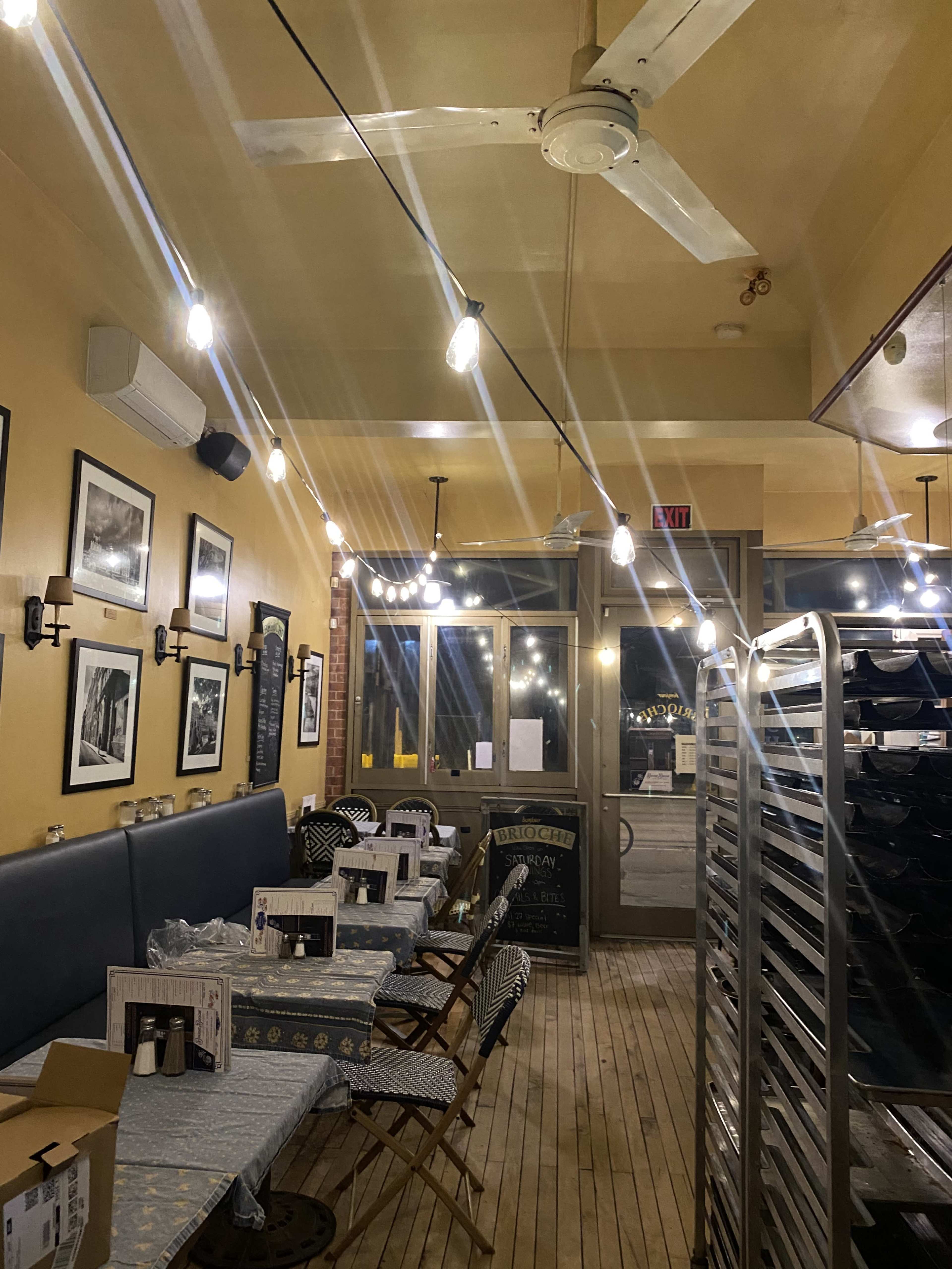 Cozy French-Style Cafe/Breakfast Restaurant, Toronto | Production ...