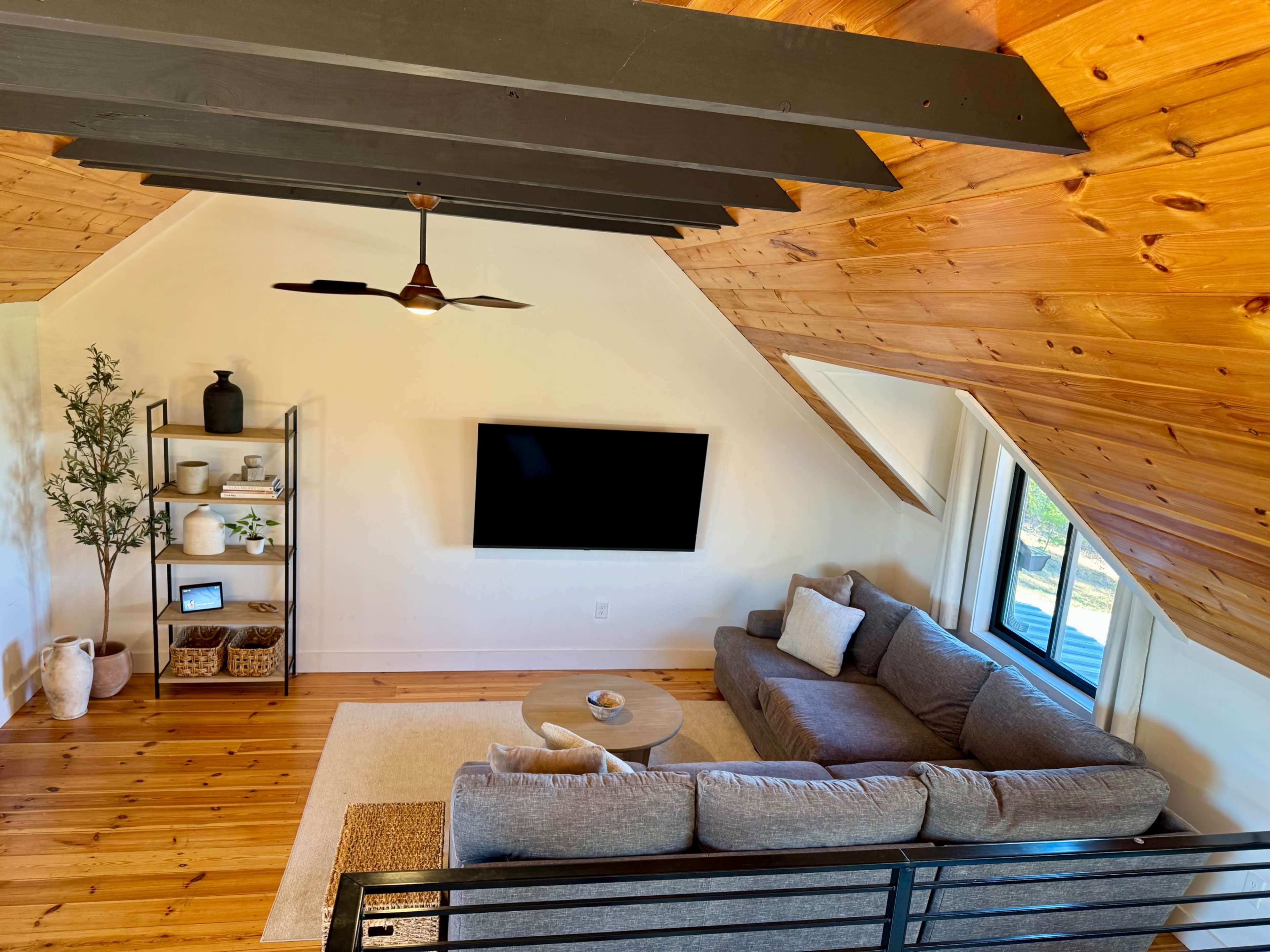 The Blue Dove | Mountain Home, minutes from downtown, with views of ...