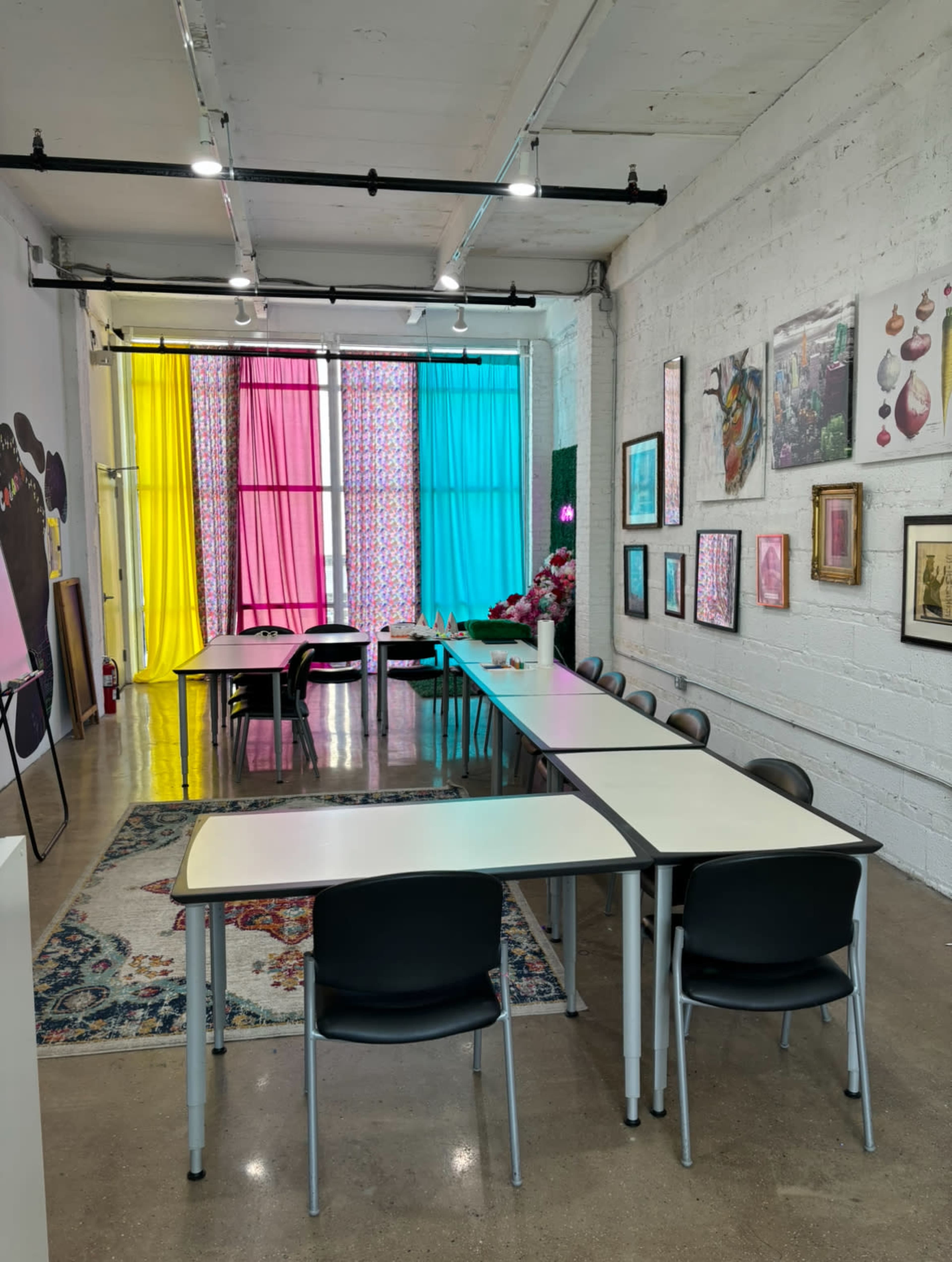 Long Island City, New York: Carefully curated 1000 sq/ft art studio 3rd ...