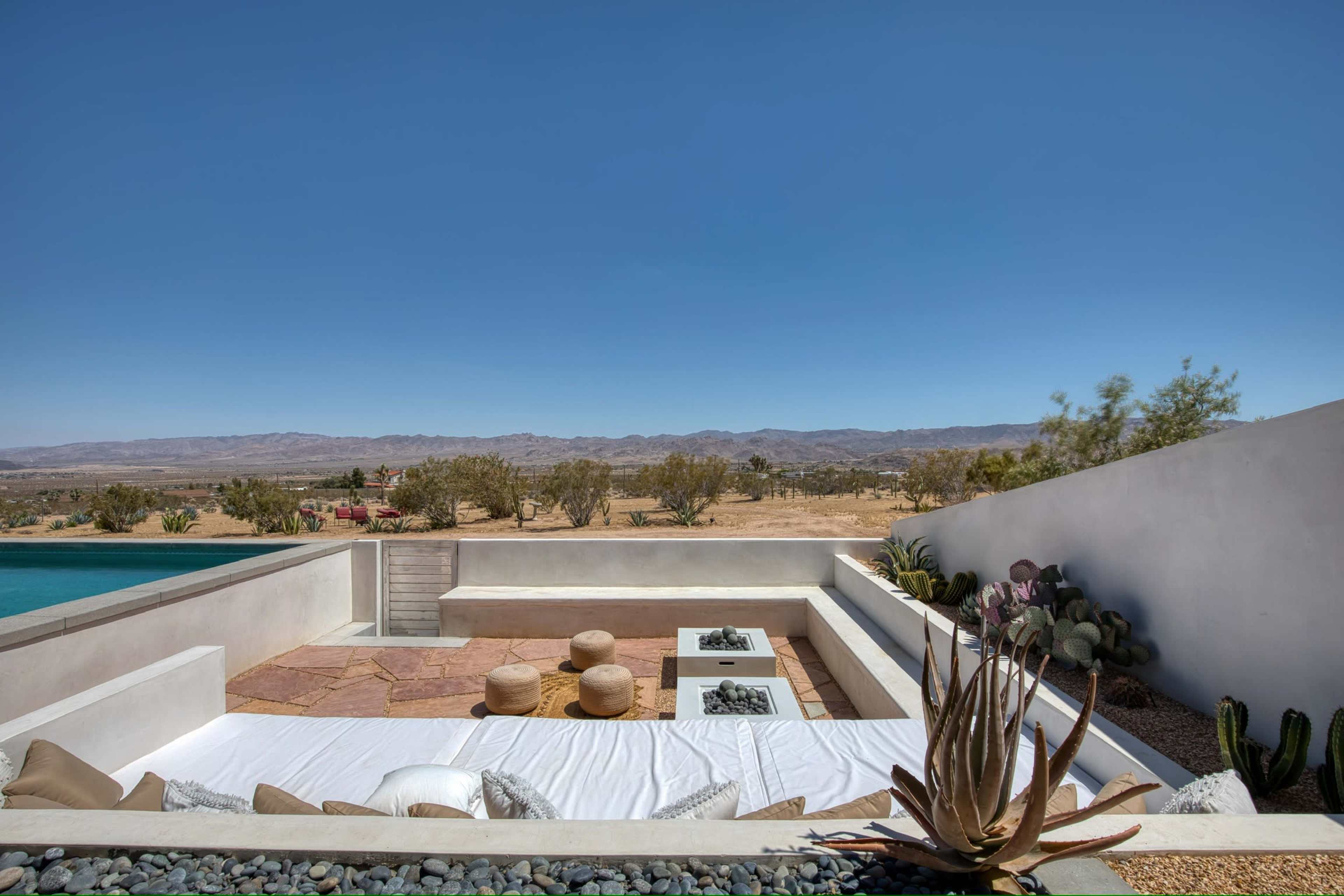 Desert Villa on 5 acres with pool and spa and mountain/desert views ...