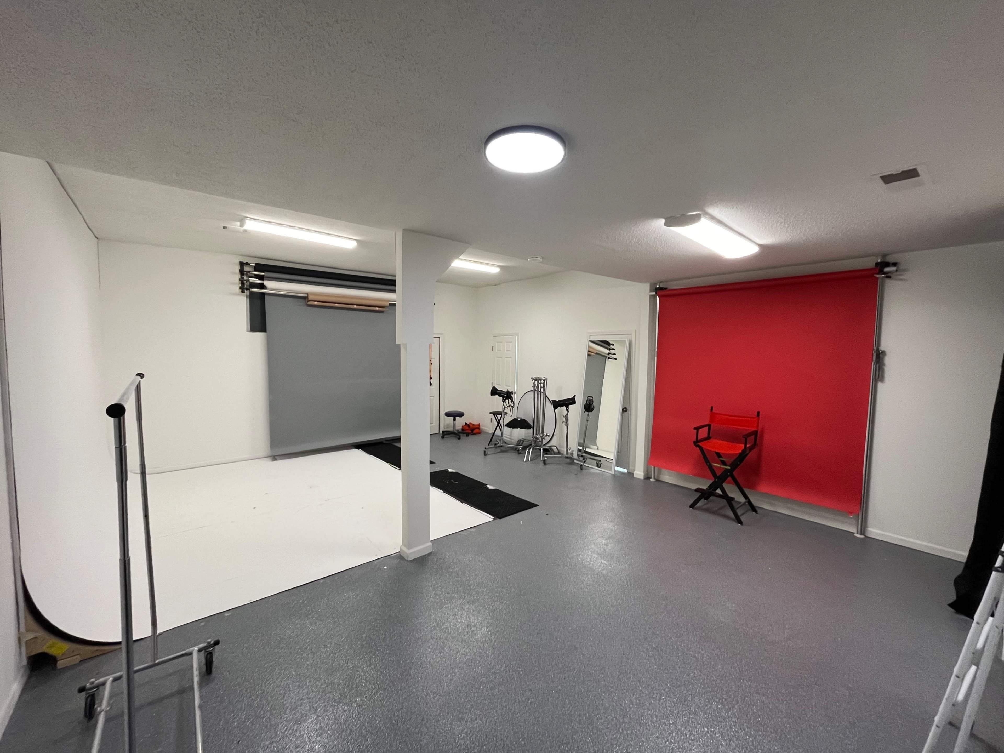 New Space!!!! With Large Cyc-Wall, Tons of Paper Pull Downs and Add-Ons ...