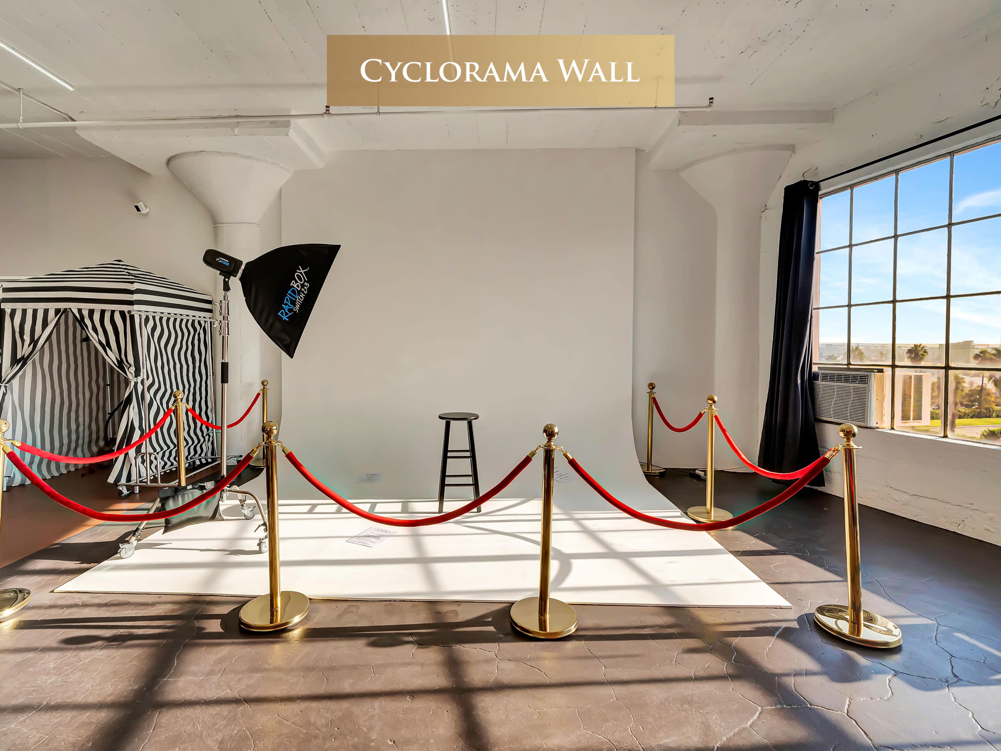 503DTLA | 4411: Bright Natural Light Cyc Wall Studio w/ Skyline View ...