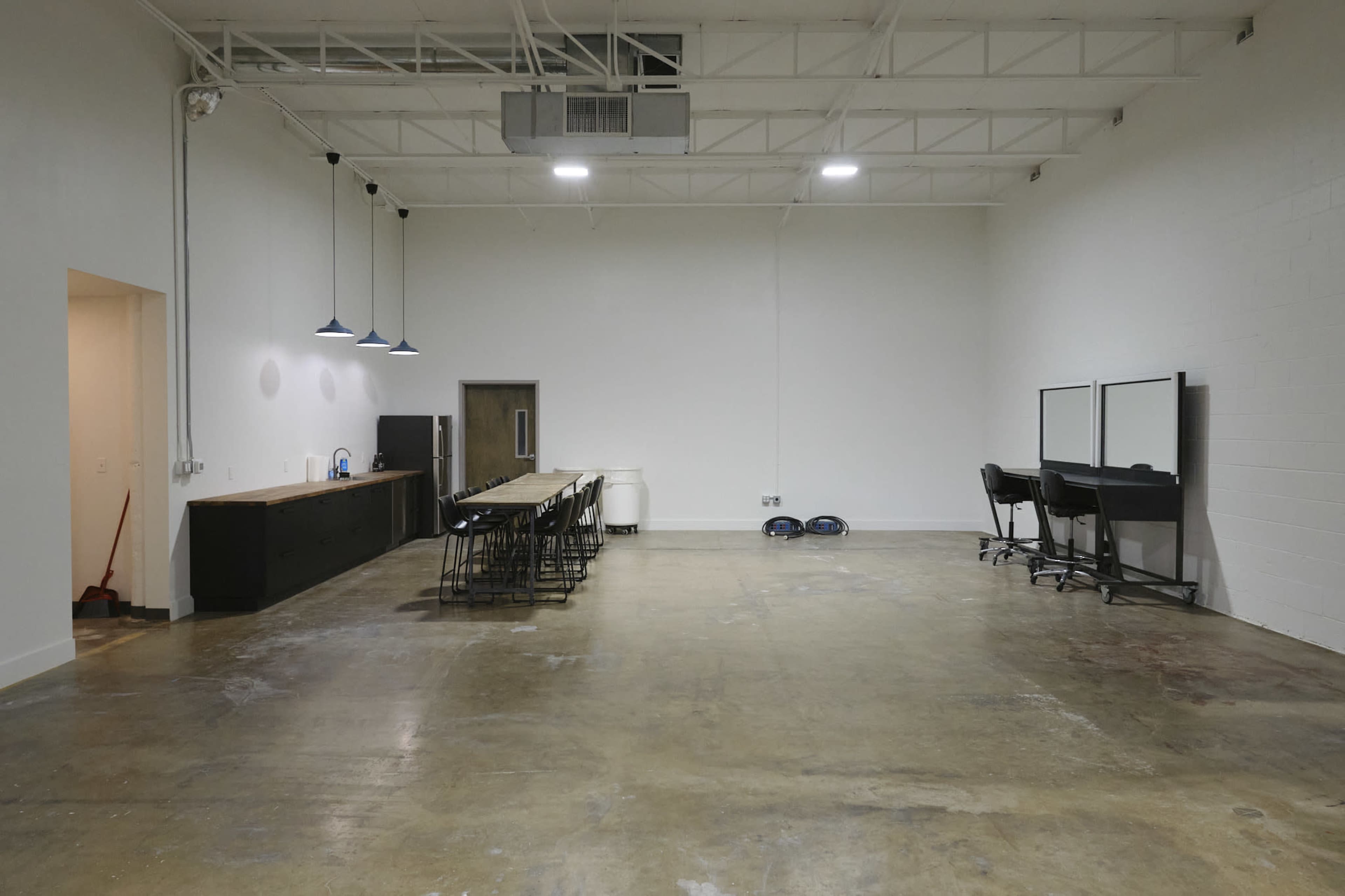 Dallas Design District Photo Studio, Dallas, TX | Production | Peerspace