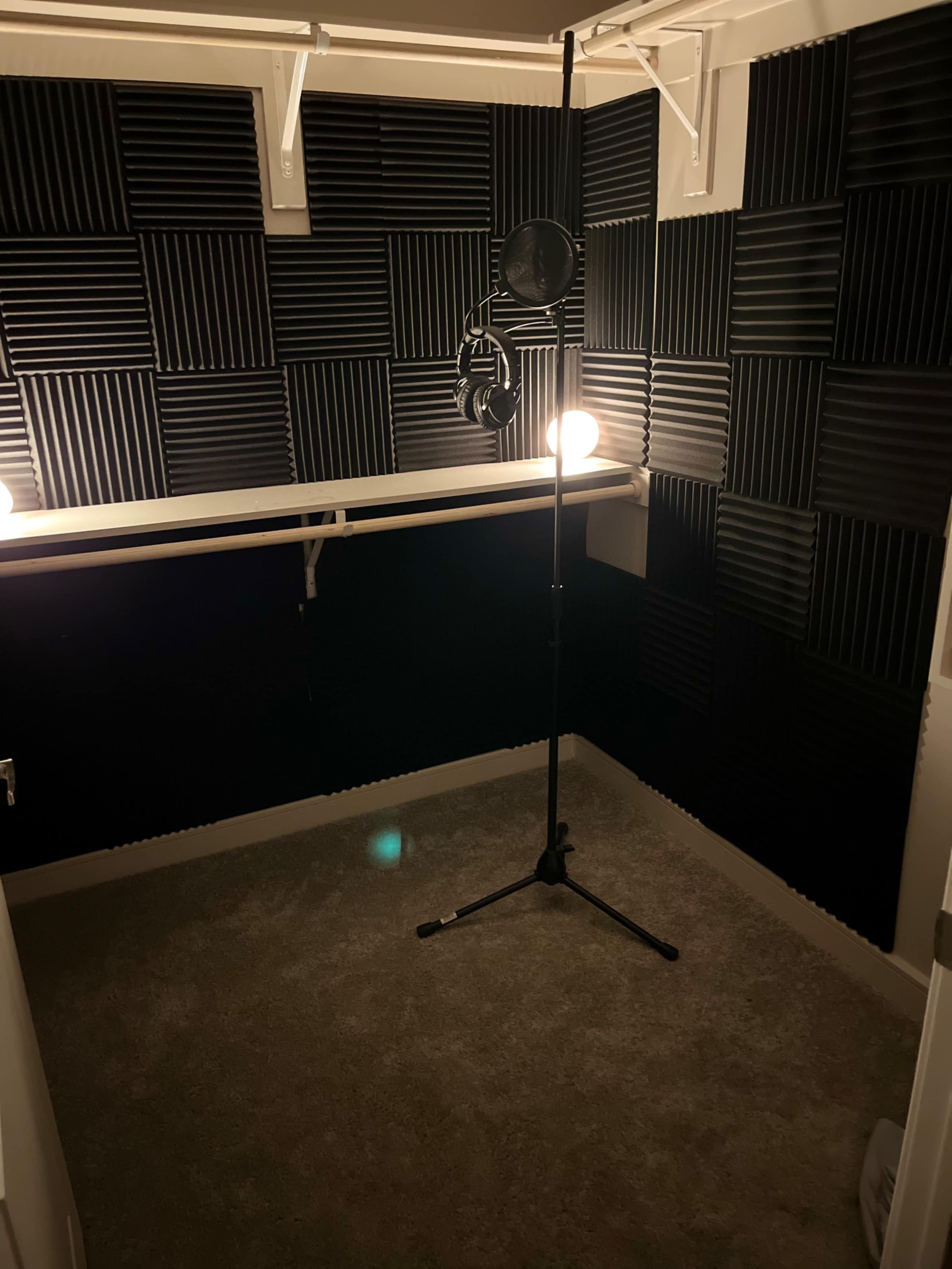 Cozy recording studio with professional equipment, Farmers Branch, TX ...