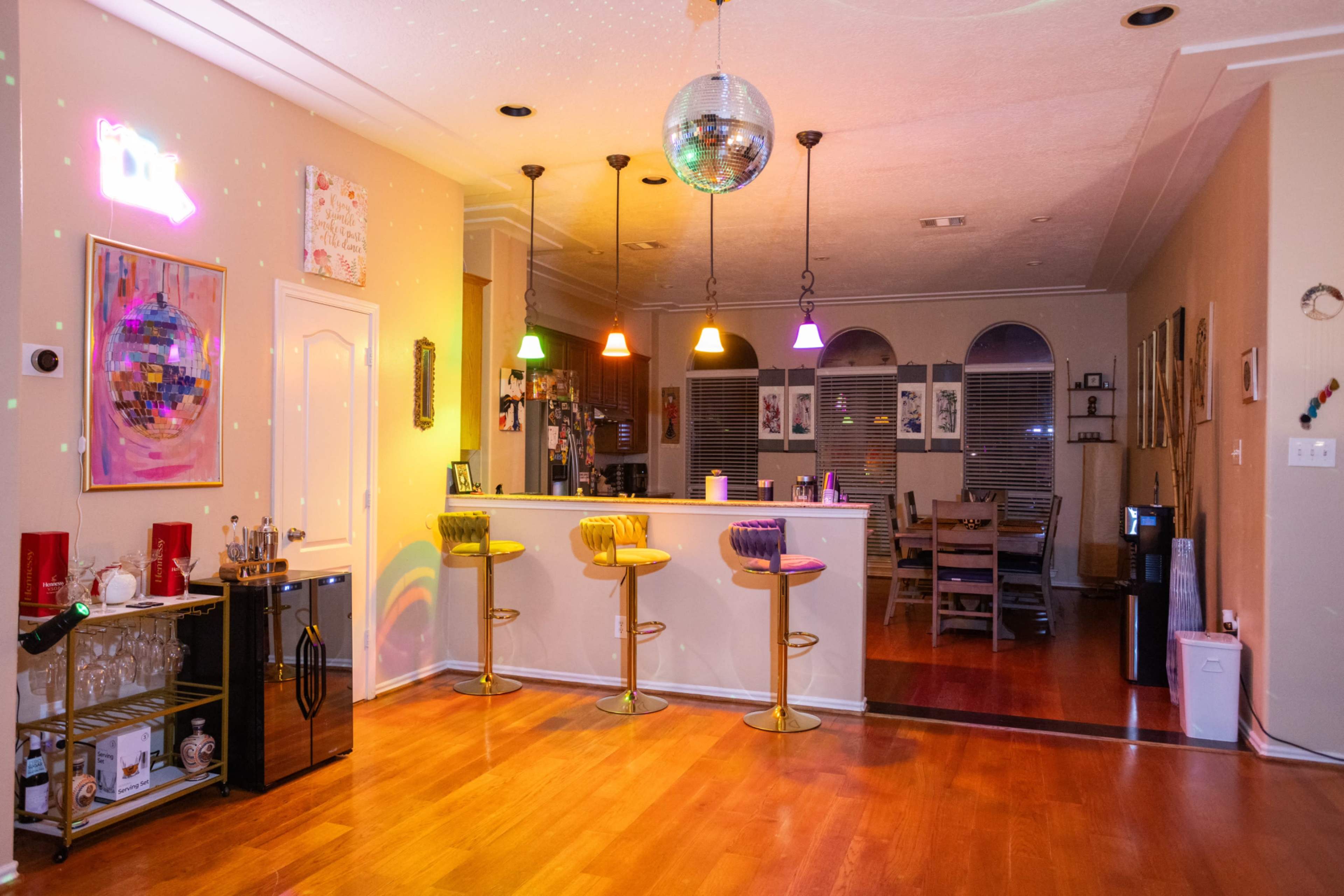 High Vibez EaDo | Downtown Aesthetic Loft & eclectic Lounge with ...