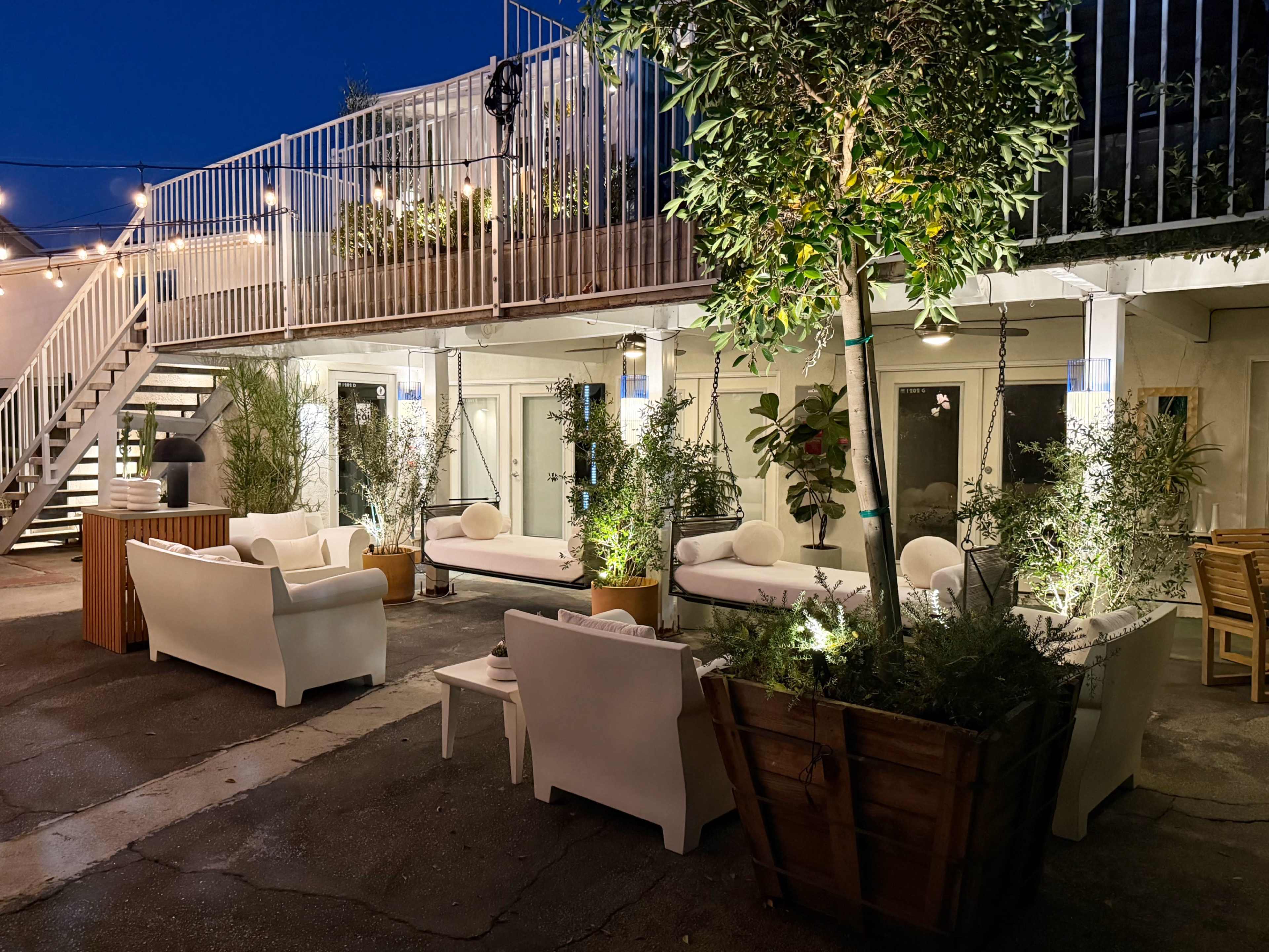 Collective Arts Incubator | Designer Courtyard in Art Collective, Los ...